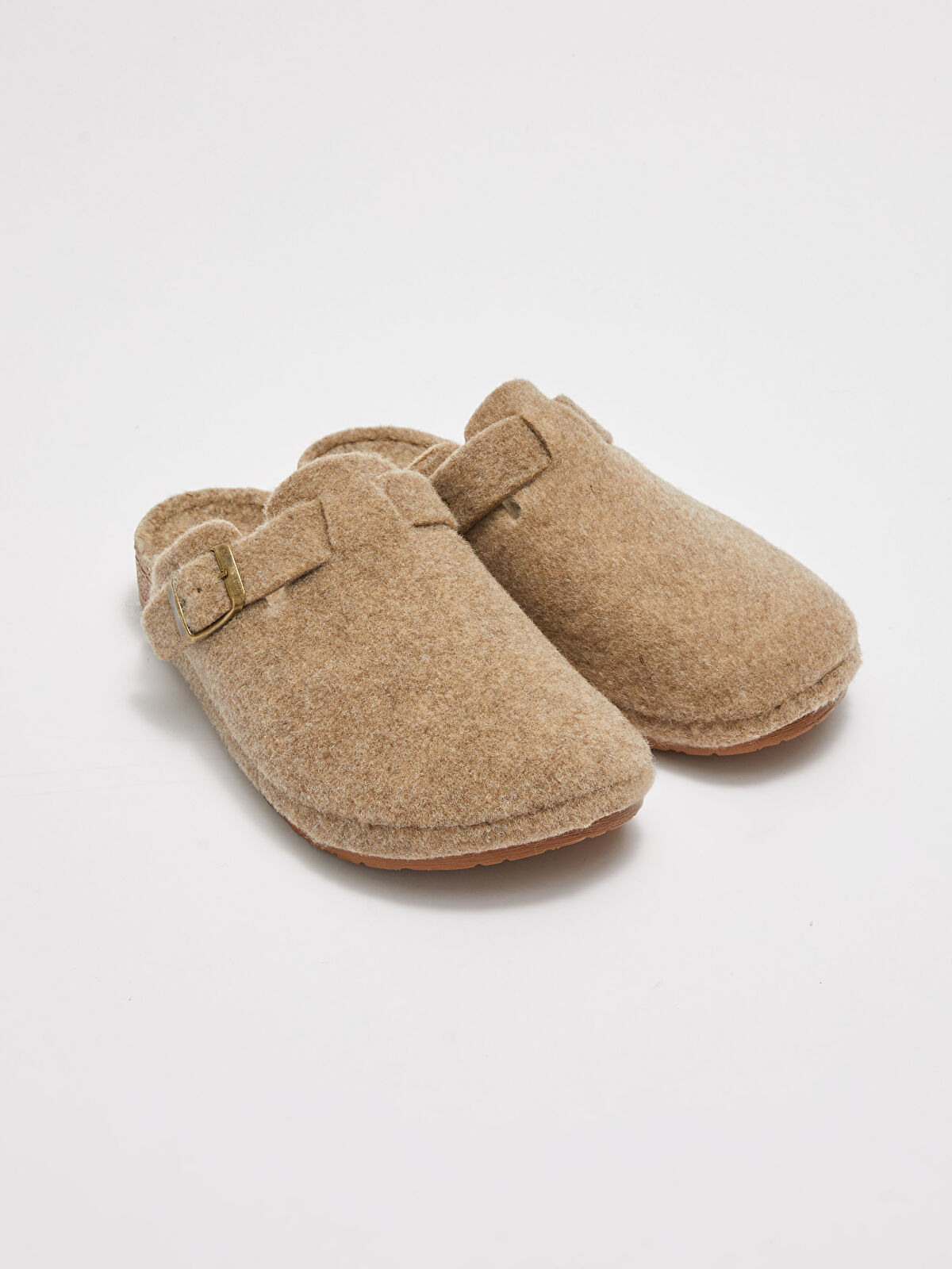 Toka Detaylı Önü Kapalı Erkek Ev Terliği