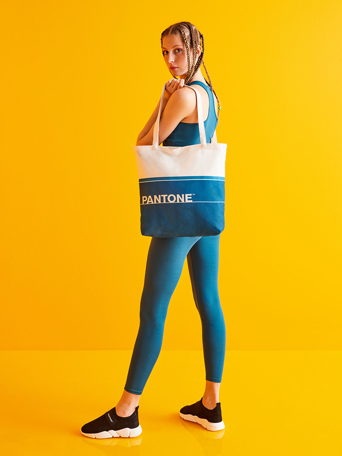 PANTONE X XSIDE Renk Bloklu Kanvas Unisex Kol Çantası PANTONE X XSIDE Renk Bloklu Kanvas Unisex Kol Çantası