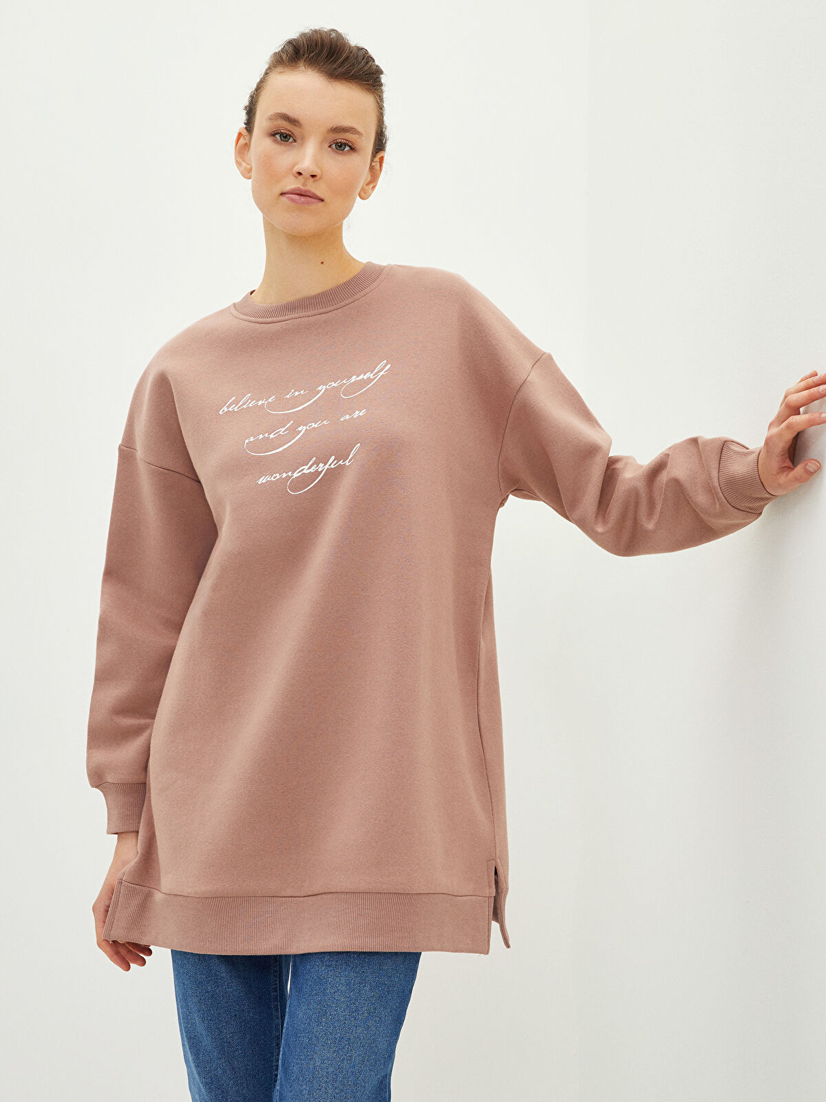 MODEST Bisiklet Yaka Yazı Baskılı Uzun Kollu Oversize Kadın Tunik