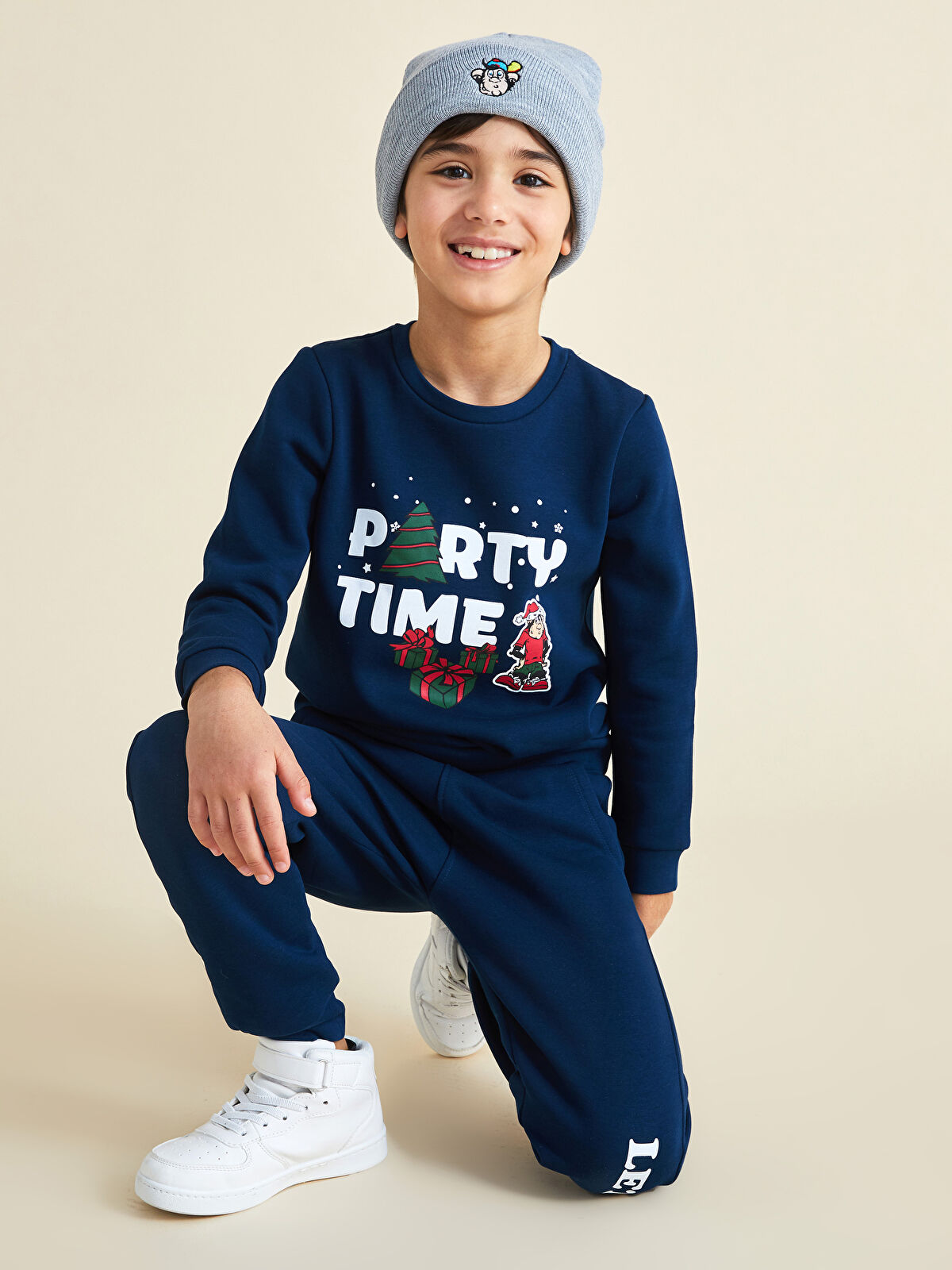 Bisiklet Yaka Nostaljik Maymun Baskılı Yılbaşı Temalı Uzun Kollu Erkek Çocuk Sweatshirt