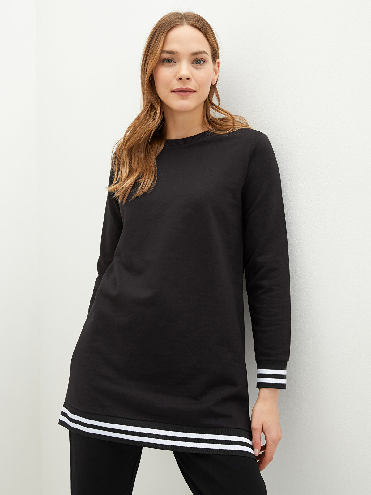 LCW CLASSIC Bisiklet Yaka Şerit Detaylı Uzun Kollu Kadın Tunik LCW CLASSIC Bisiklet Yaka Şerit Detaylı Uzun Kollu Kadın Tunik