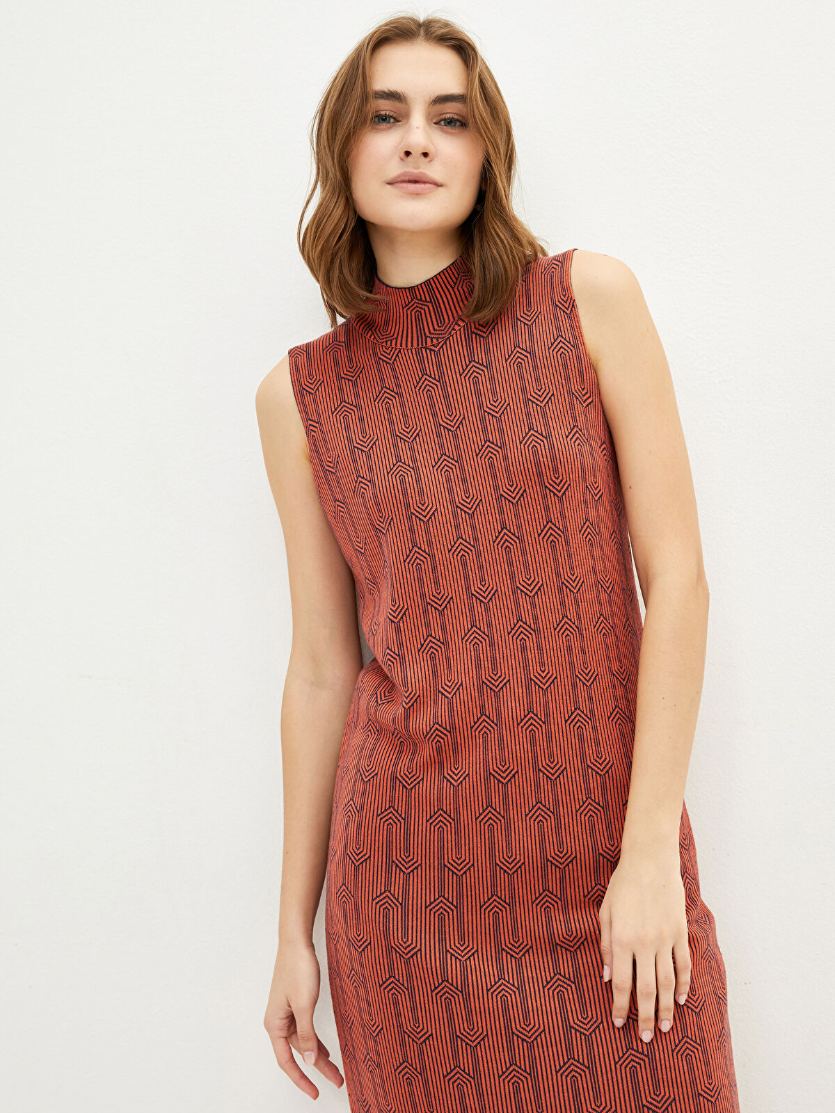 LCW CLASSIC Yarım Balıkçı Yaka Desenli Kolsuz Triko Kadın Tunik