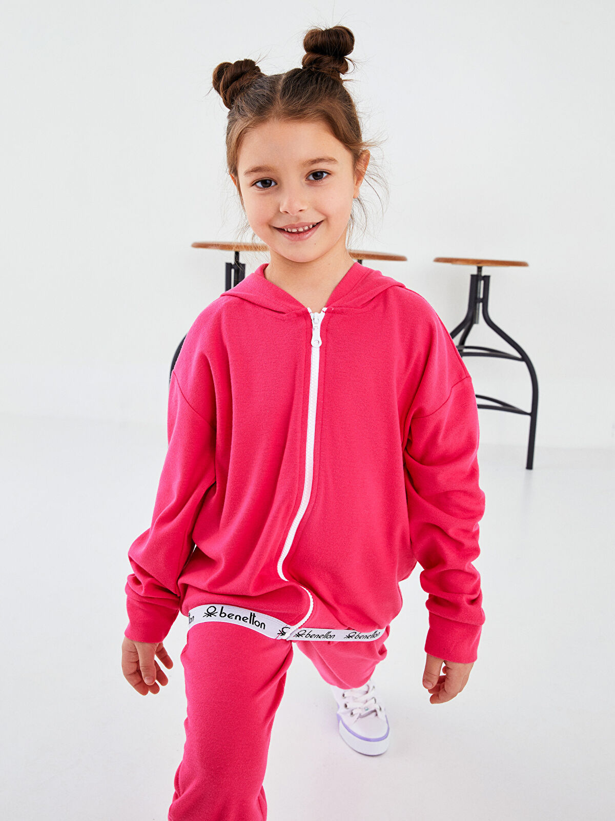 Benetton Kapüşonlu Basic Uzun Kollu Kız Çocuk Fermuarlı Sweatshirt Benetton Kapüşonlu Basic Uzun Kollu Kız Çocuk Fermuarlı Sweatshirt