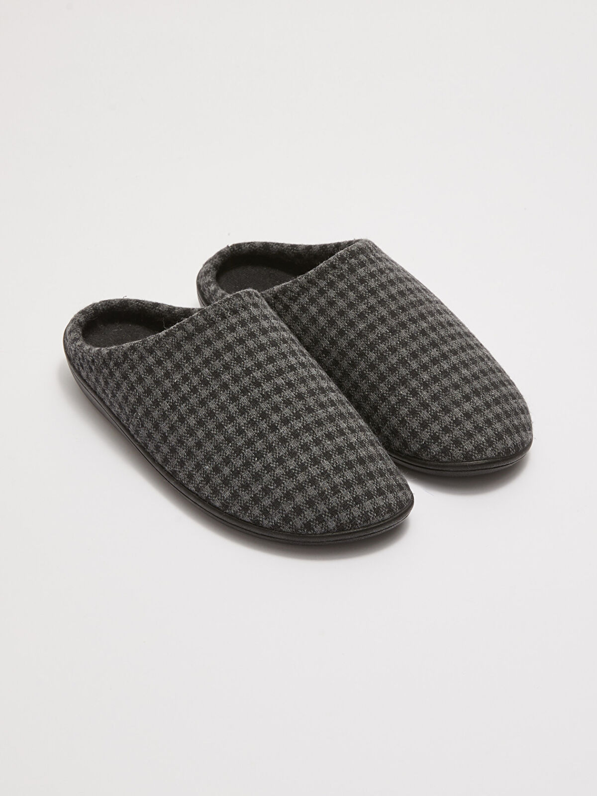 Önü Kapalı Ekose Desenli Erkek Ev Terliği