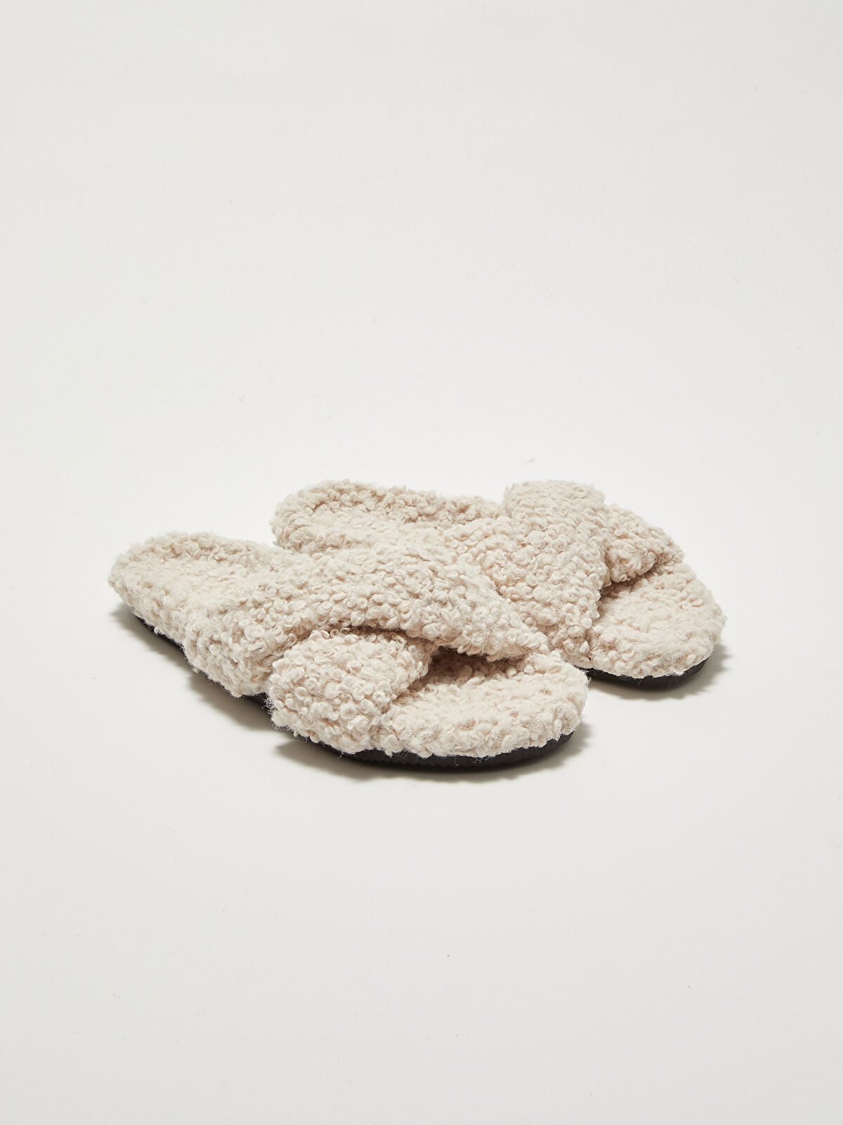 Çapraz Bantlı Pelüş Kadın Ev Terliği