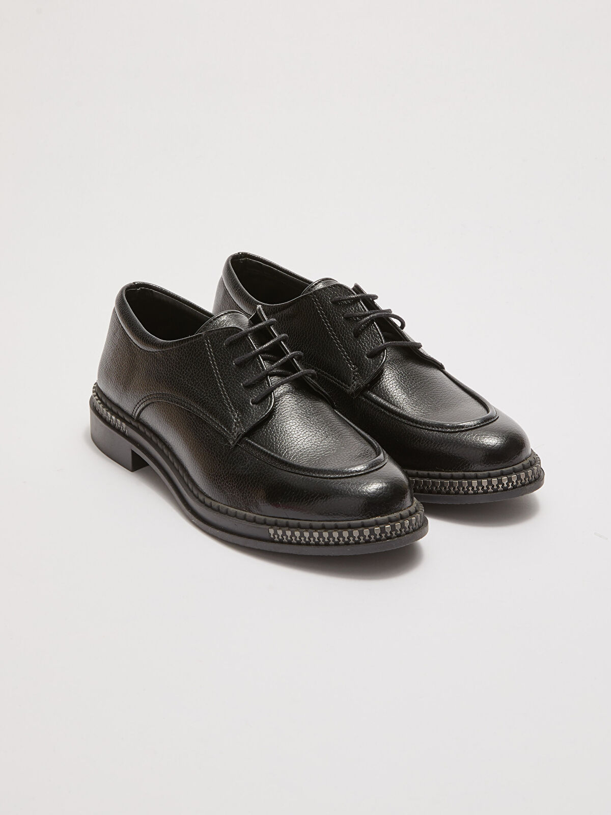 Marjin Deri Görünümlü Bağcıklı Kadın Klasik Ayakkabı