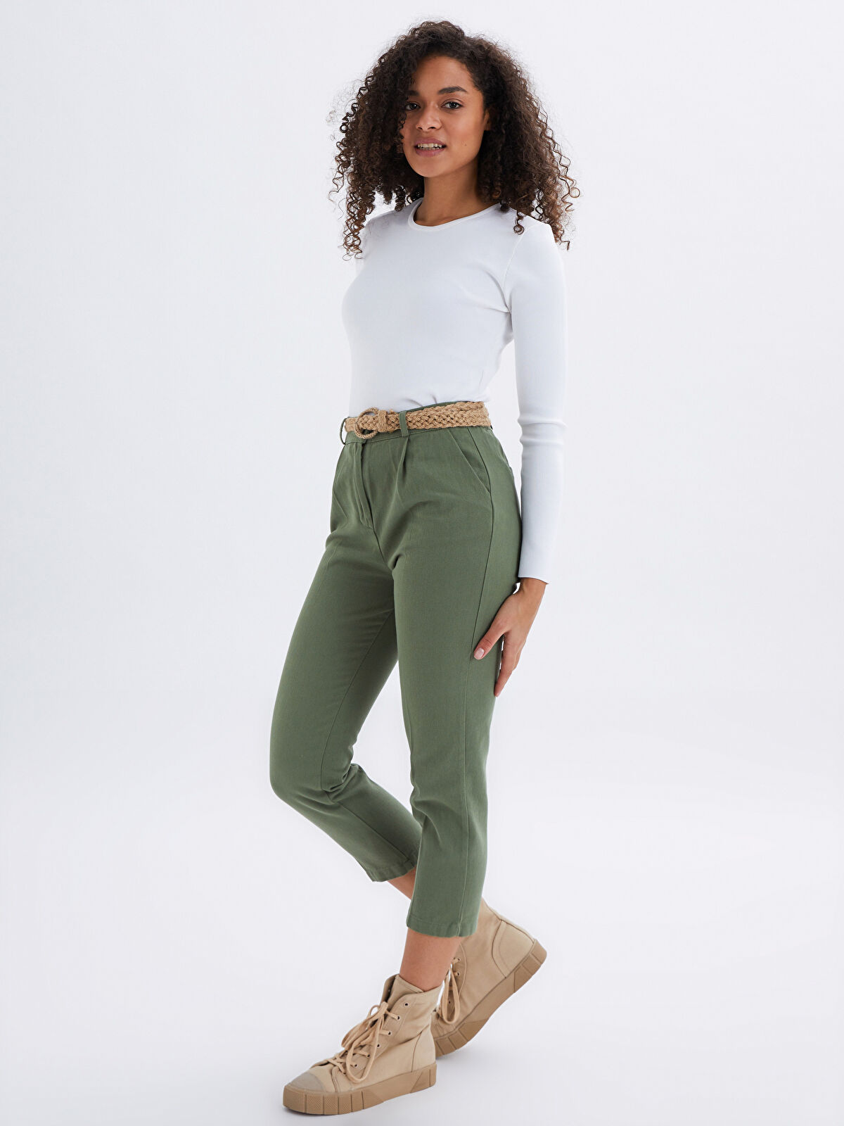 QUZU Beli Hasır Kemerli Pamuklu Kadın Pantolon QUZU Beli Hasır Kemerli Pamuklu Kadın Pantolon