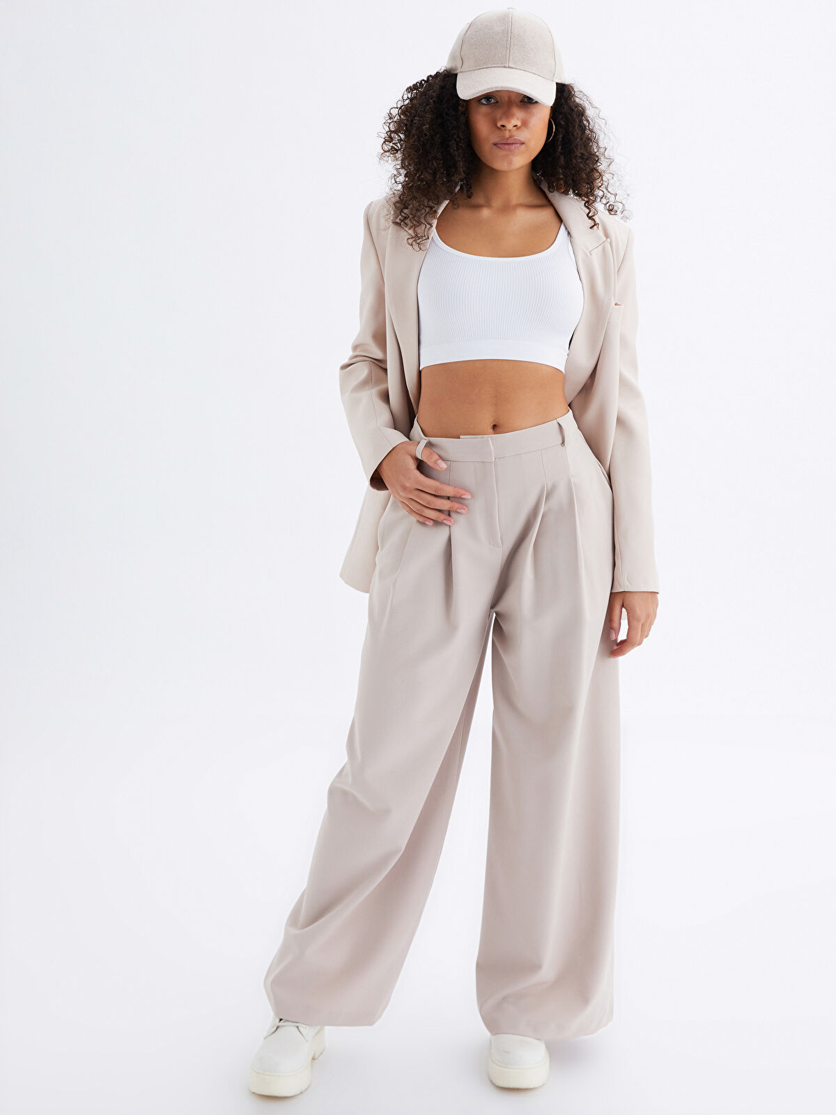 QUZU Düz Geniş Paça Kadın Pileli Pantolon