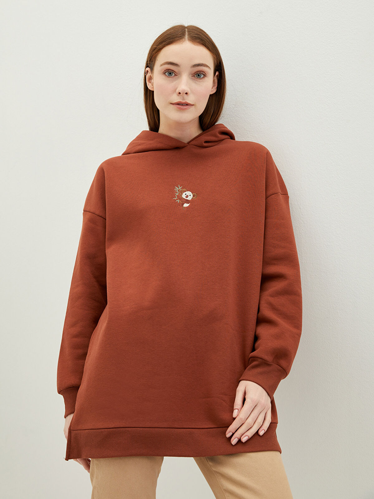 MODEST Kapüşonlu Nakışlı Uzun Kollu Oversize Kadın Tunik