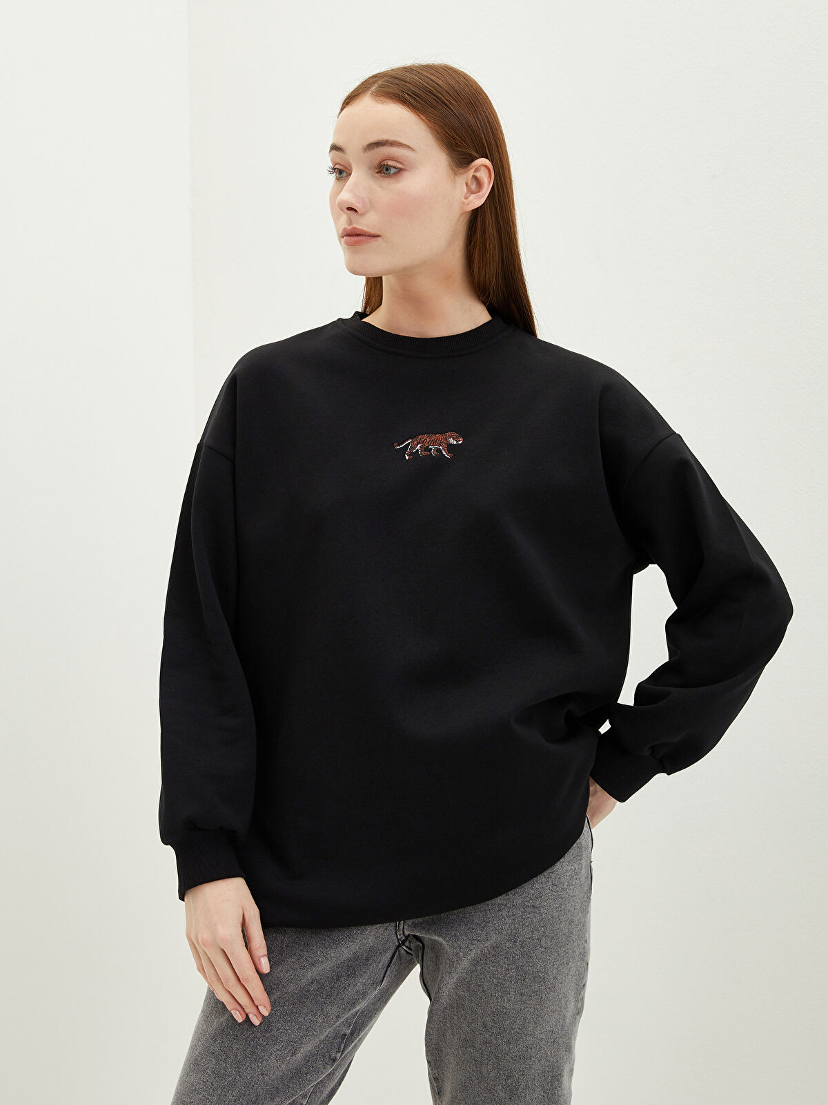 MODEST Bisiklet Yaka Nakışlı Uzun Kollu Oversize Kadın Tunik