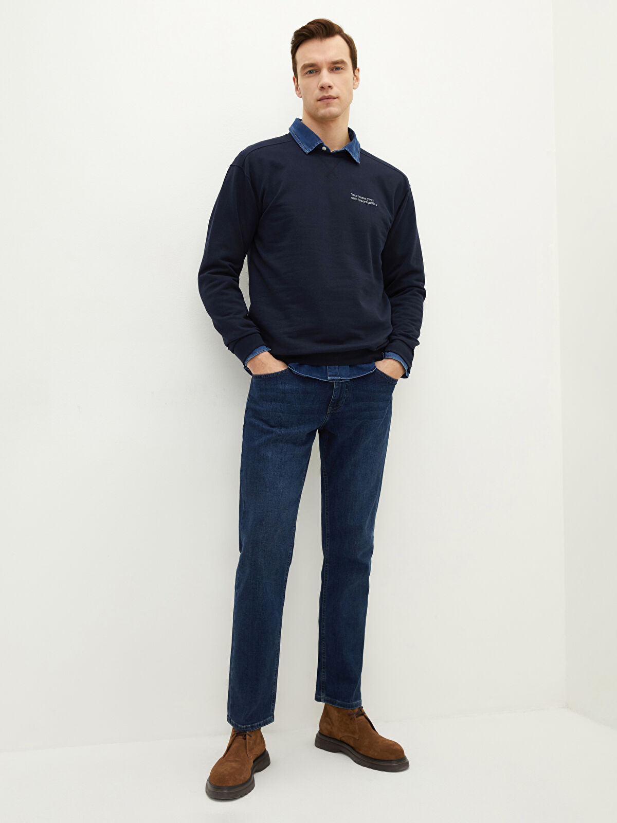 LCW CLASSIC Oversize Bisiklet Yaka Uzun Kollu Nakışlı Erkek Sweatshirt