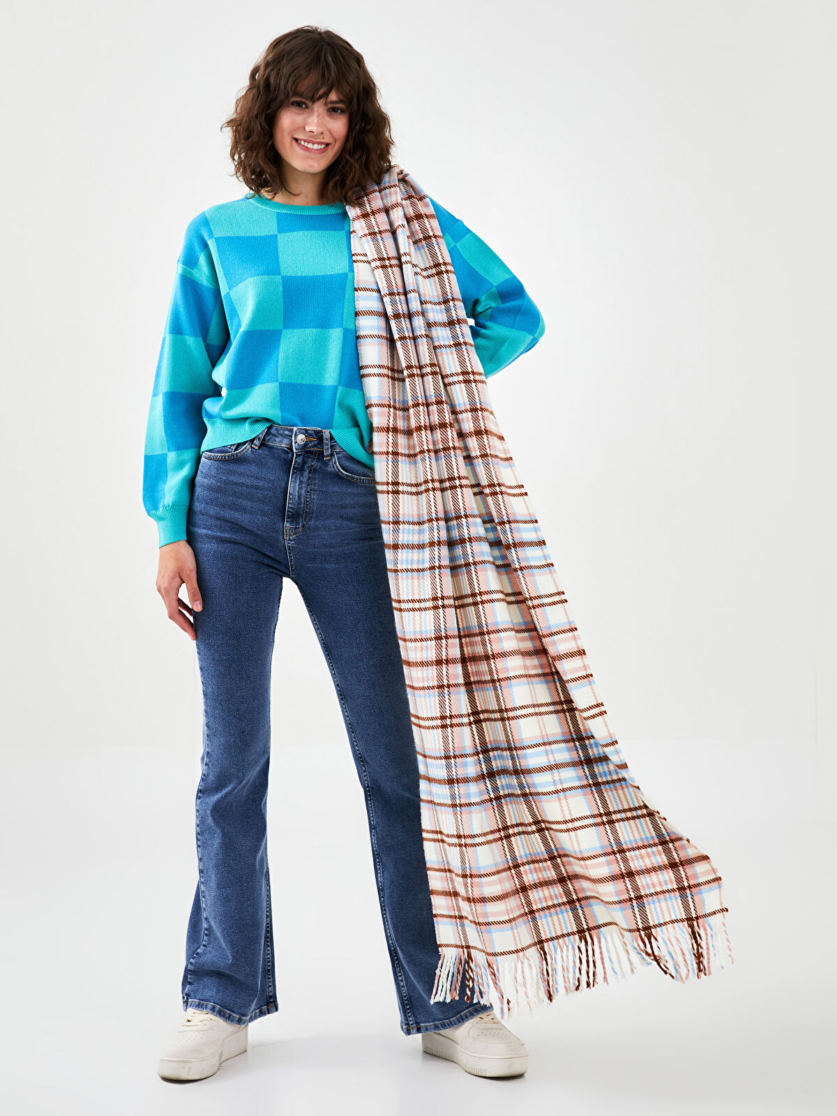 Ekose Desenli Püsküllü Kadın Atkı