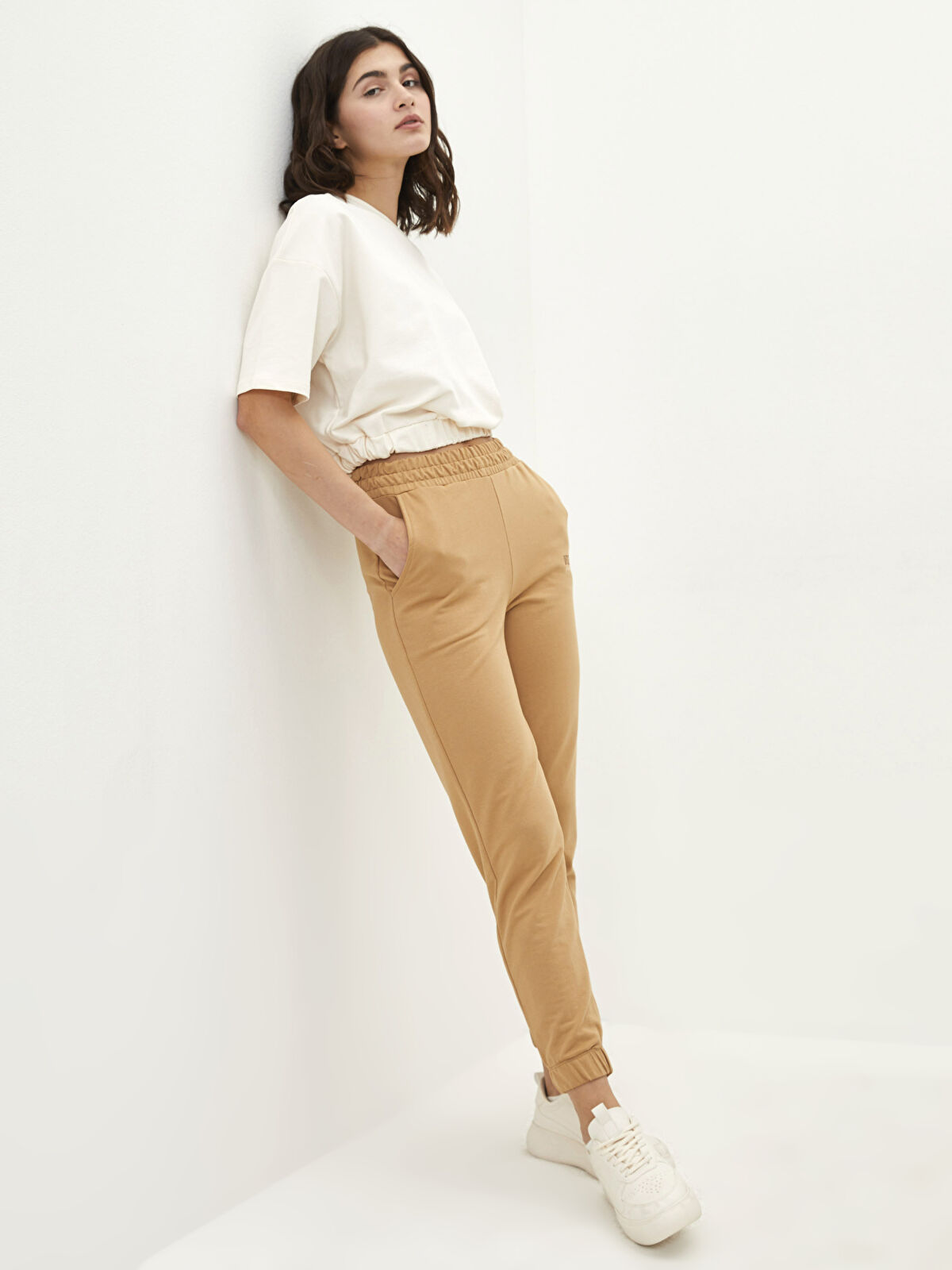 LCW CASUAL Beli Lastikli Slogan Baskılı Cep Detaylı Kadın Jogger Eşofman Altı