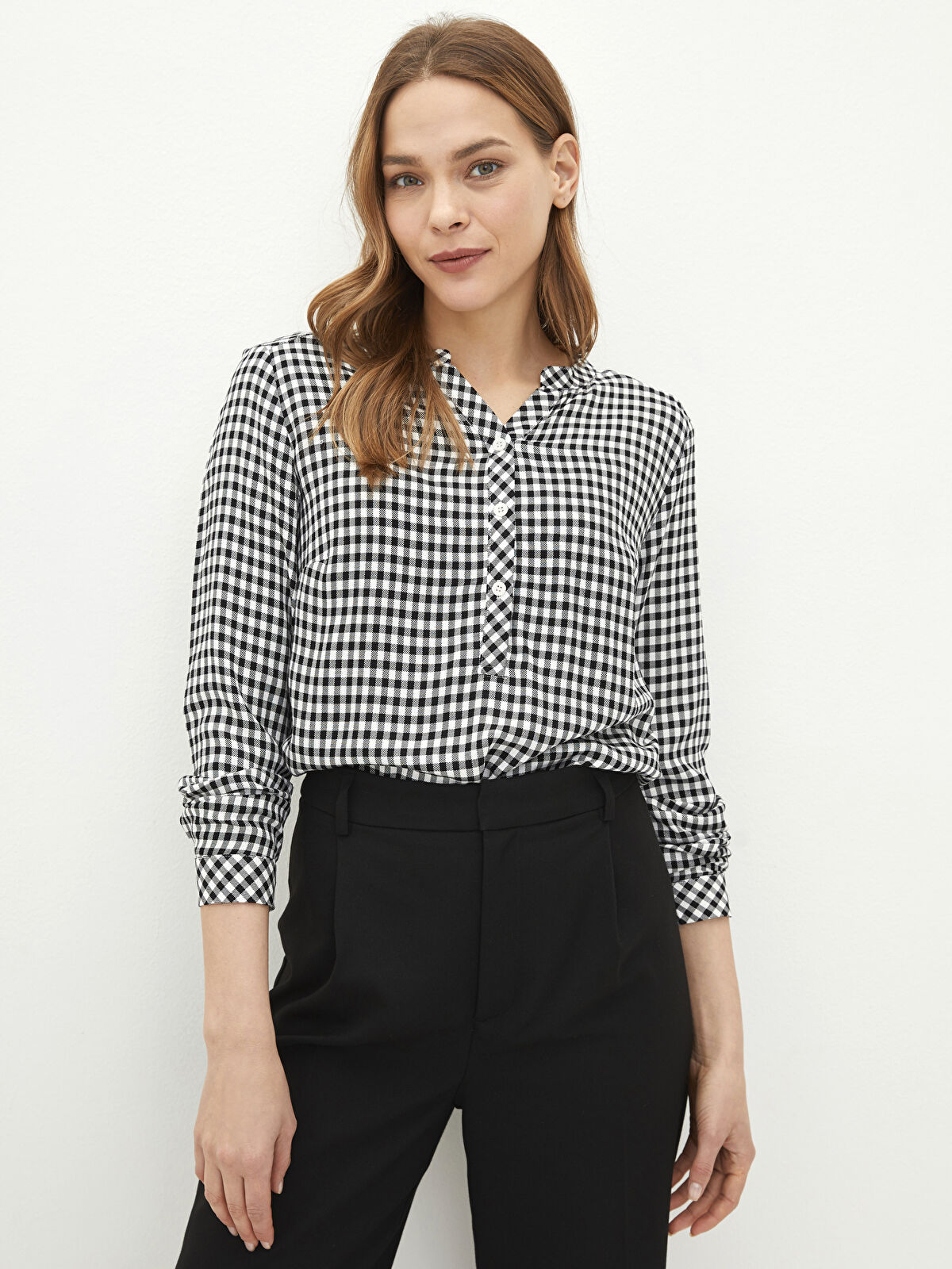 LCW CLASSIC Kaçık Yaka Ekose Uzun Kollu Viskon Kadın Bluz