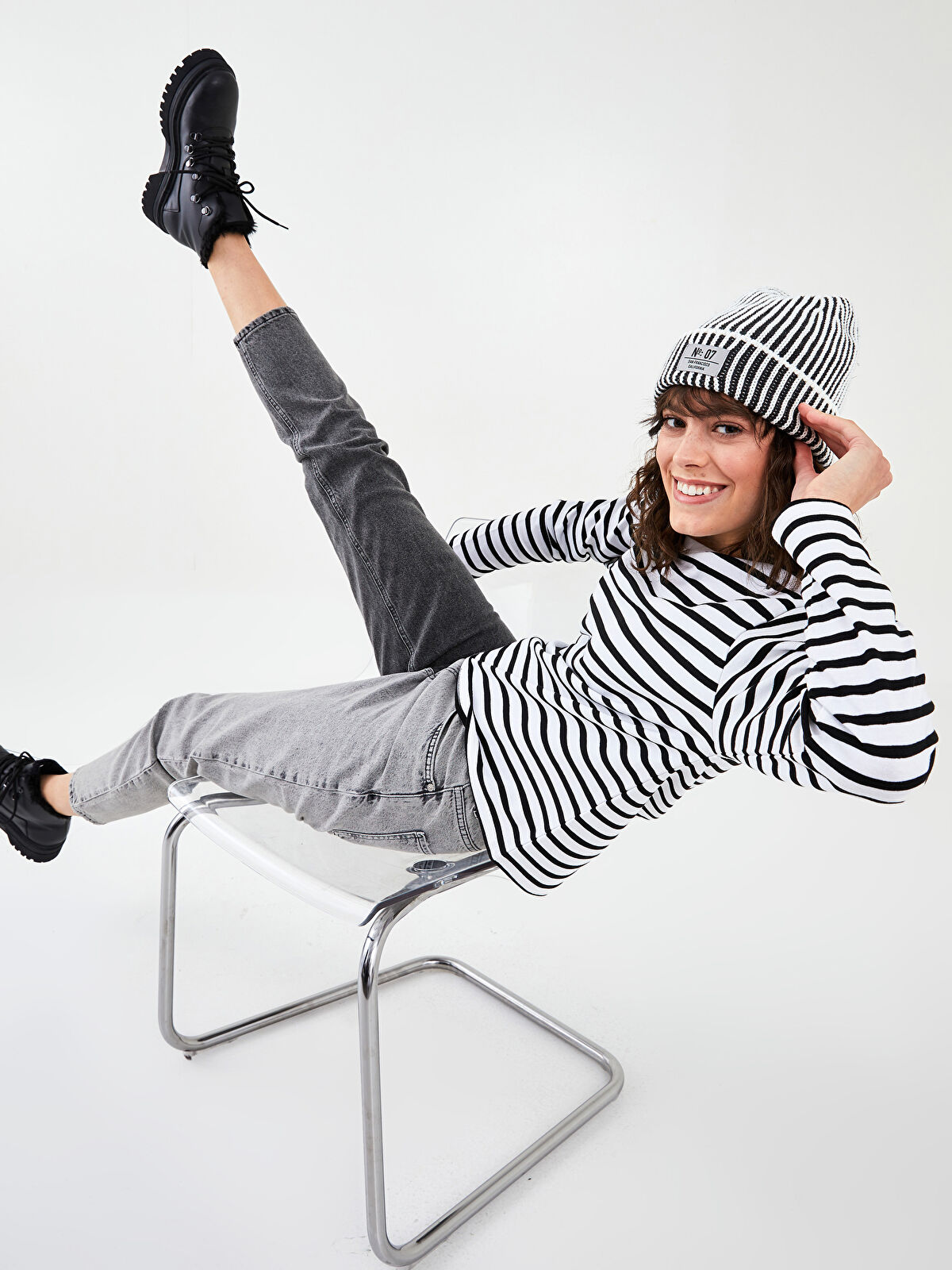 Renk Bloklu Etiket Detaylı Triko Kadın Bere