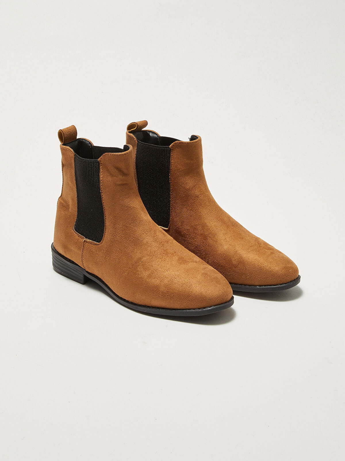 Yanları Lastikli Kadın Bot