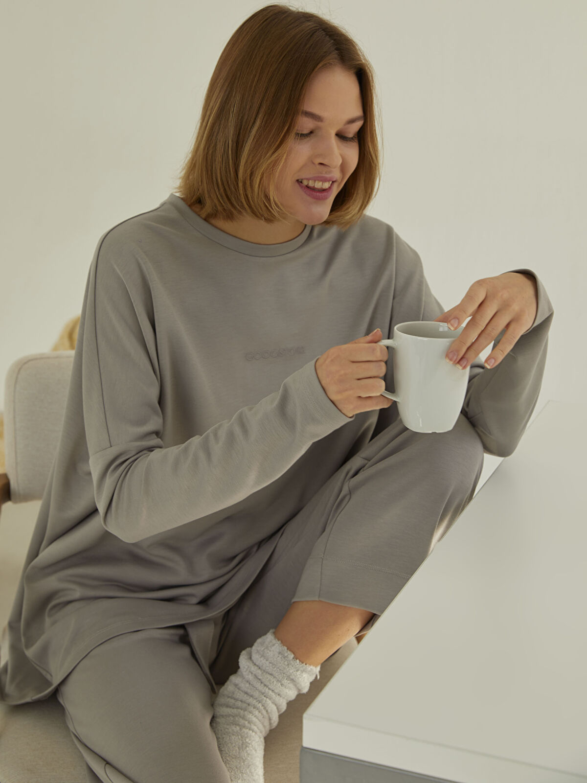 QOOQ STORE Bisiklet Yaka Yazı Baskılı Uzun Kollu Modal Kadın Sweatshirt QOOQ STORE Bisiklet Yaka Yazı Baskılı Uzun Kollu Modal Kadın Sweatshirt