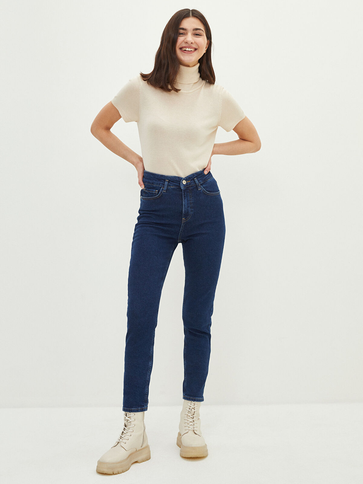 Normal Bel Mom Fit Düz Cep Detaylı Kadın Rodeo Jean Pantolon