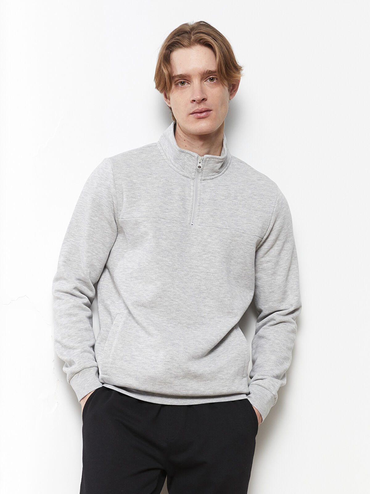 LCW BASIC Dik Yaka Uzun Kollu Erkek Sweatshirt