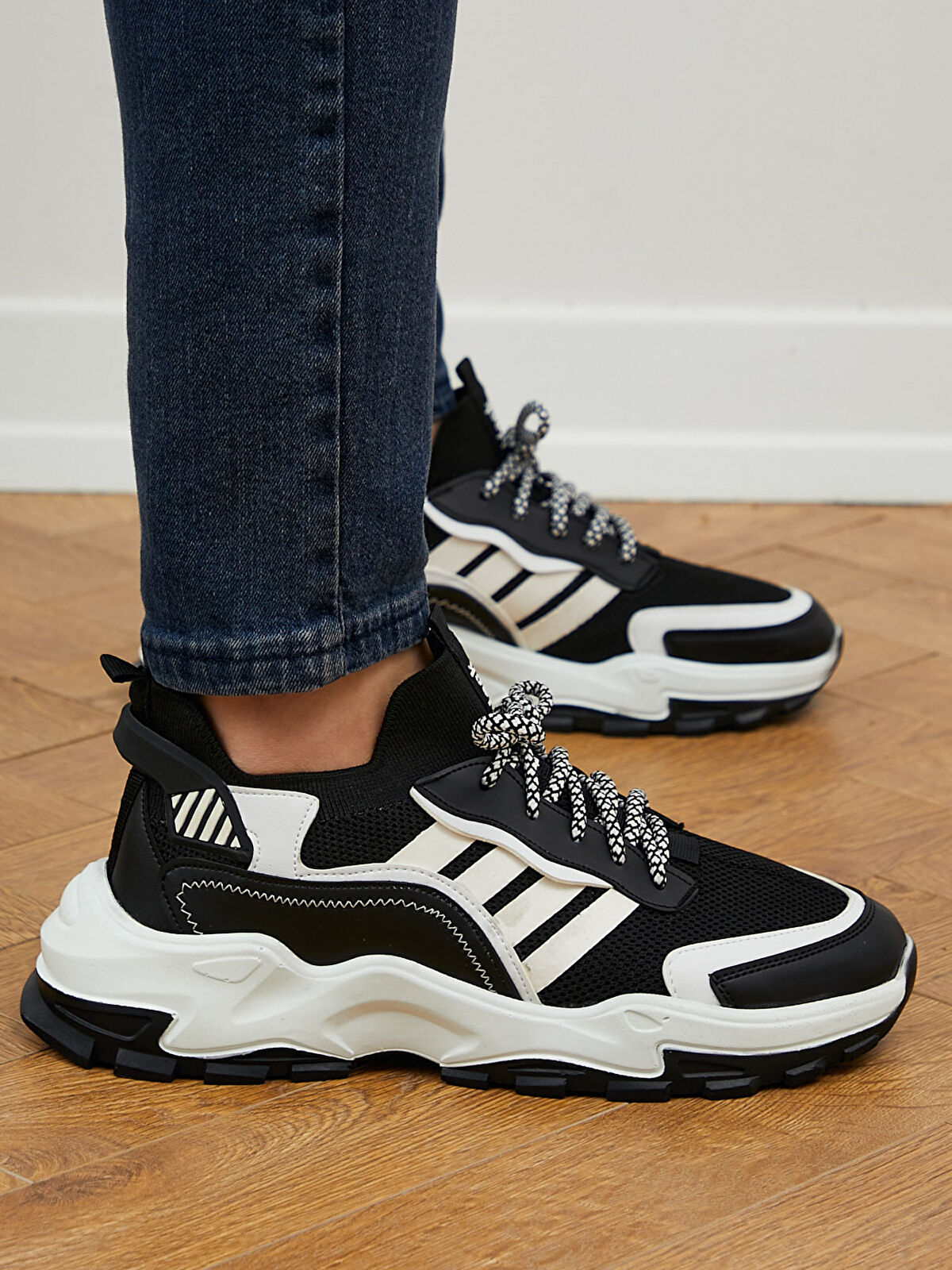 TONNY BLACK File Detaylı Bağcıklı Kalın Taban Kadın Spor Ayakkabı TONNY BLACK File Detaylı Bağcıklı Kalın Taban Kadın Spor Ayakkabı