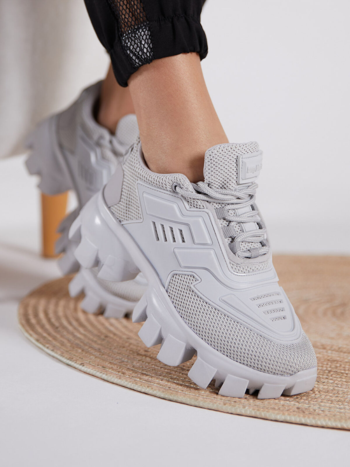 TONNY BLACK File Detaylı Bağcıklı Kalın Taban Kadın Spor Ayakkabı TONNY BLACK File Detaylı Bağcıklı Kalın Taban Kadın Spor Ayakkabı