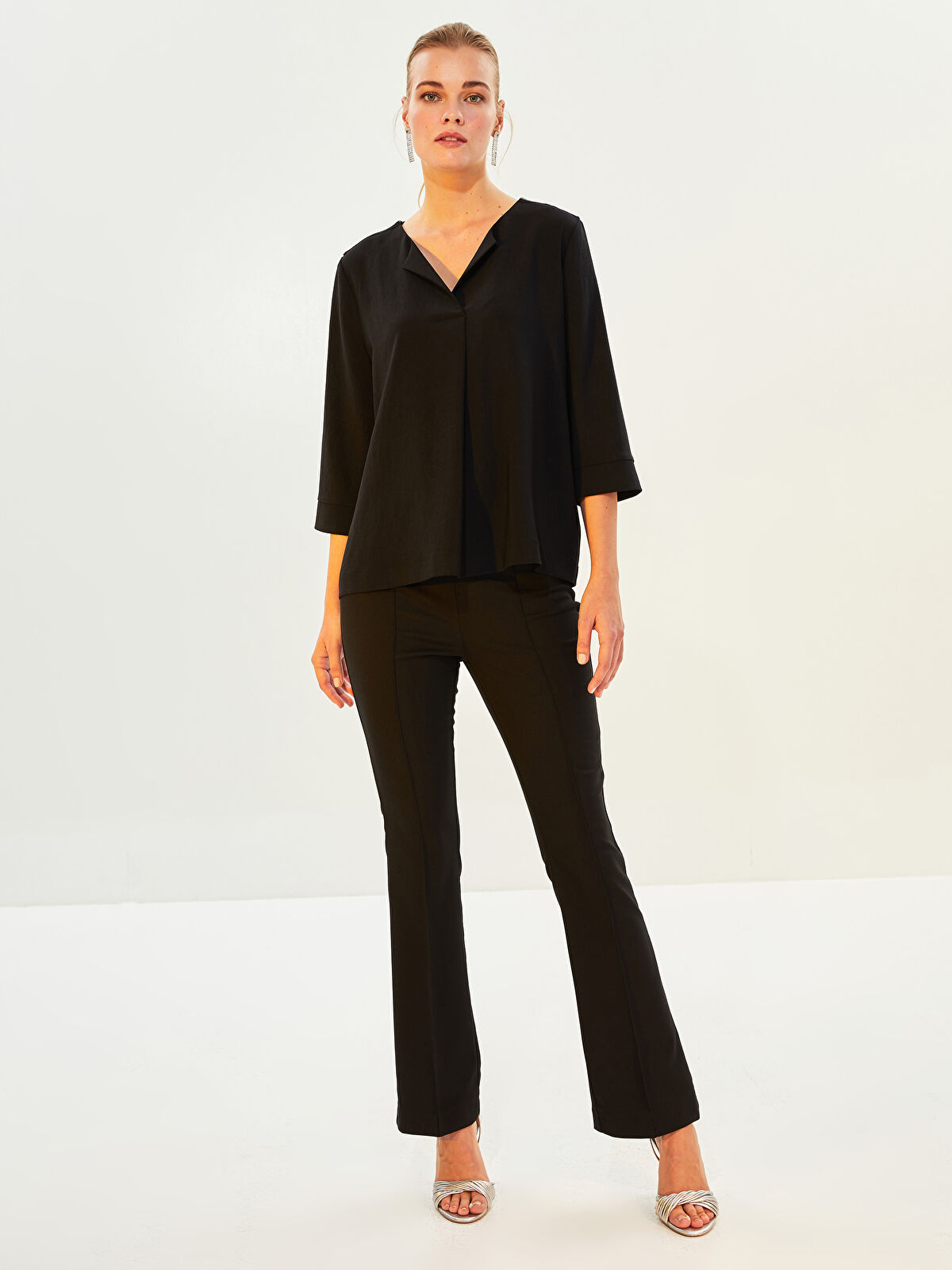 LCW CLASSIC Kaçık Yaka Düz Krep Kadın Bluz