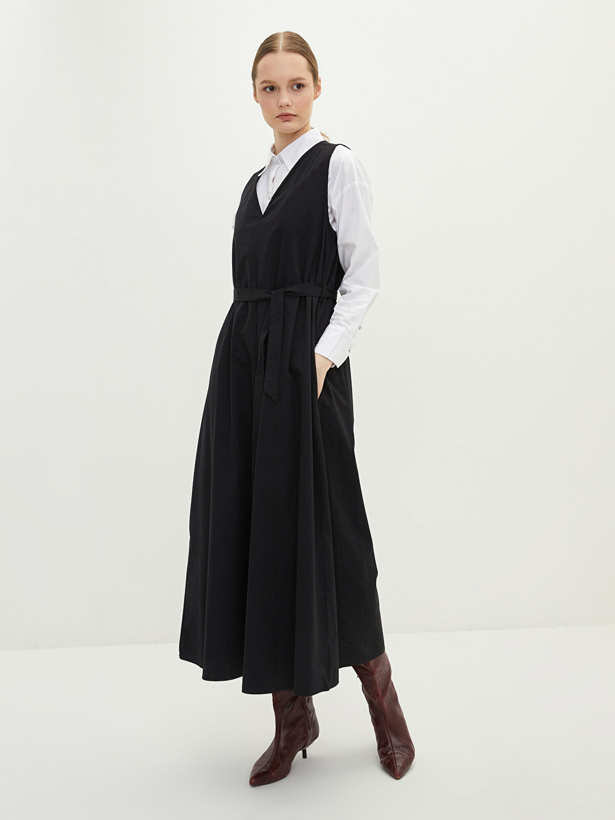 MODEST V Yaka Düz Kolsuz A Kesim Poplin Kadın Elbise