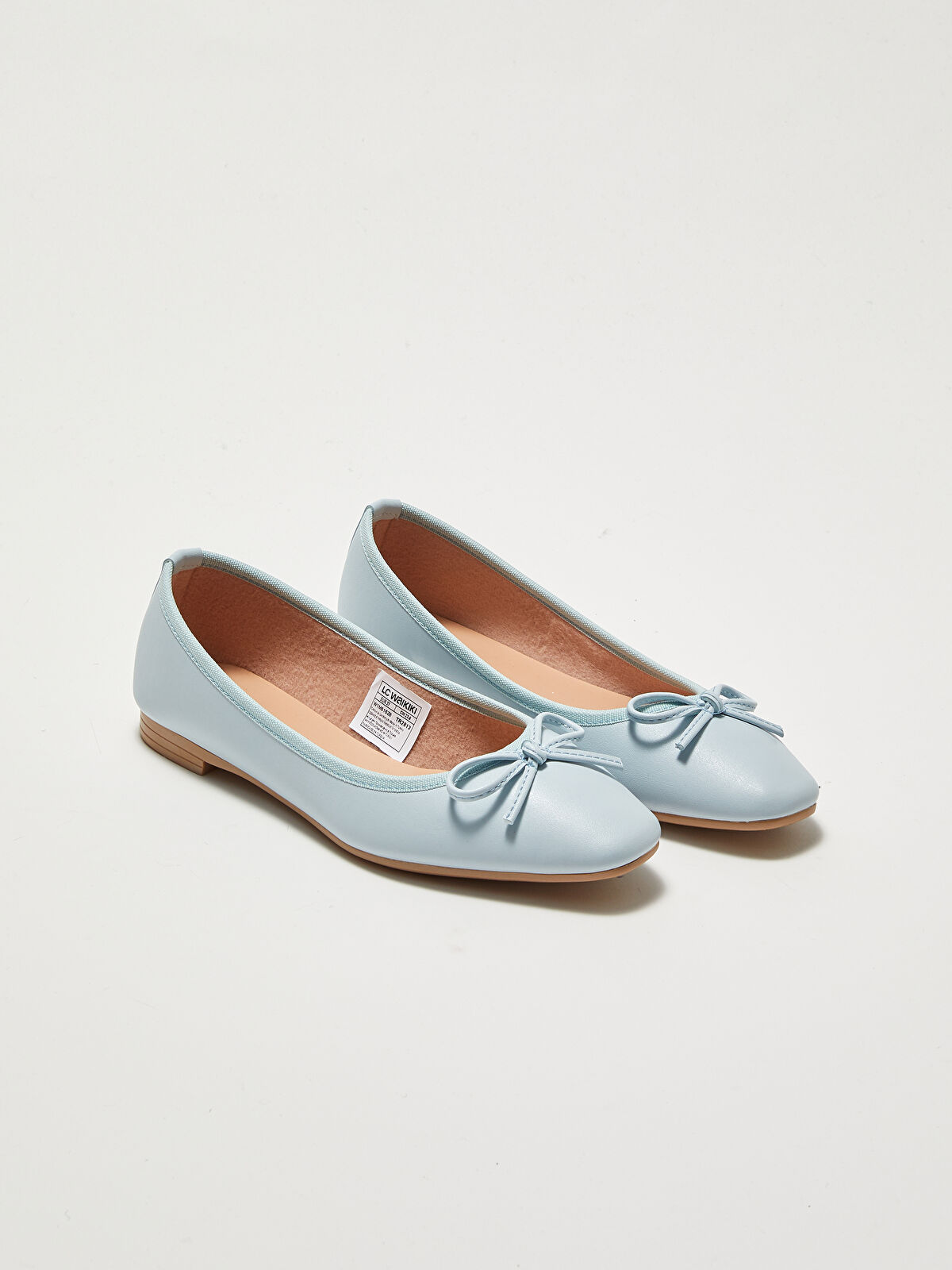 Deri Görünümlü Fiyonk Detaylı Kadın Babet