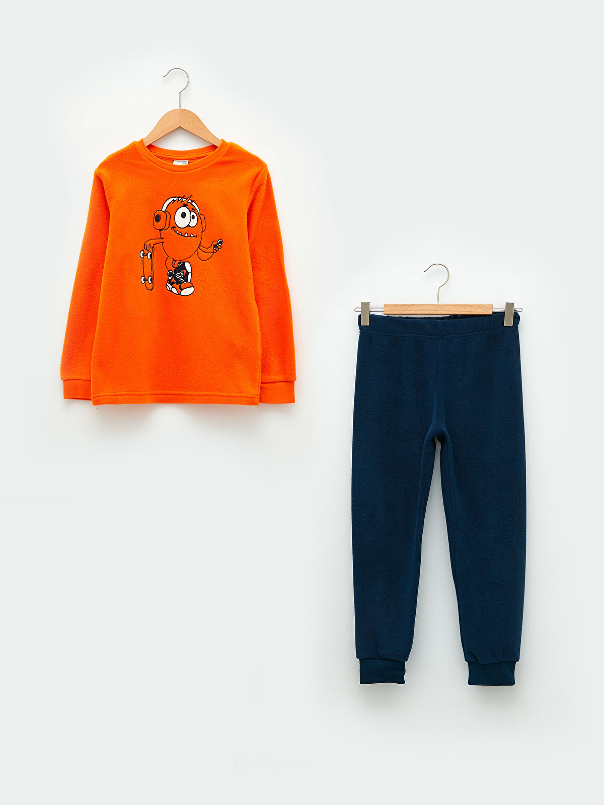 Bisiklet Yaka Nakış Detaylı Uzun Kollu Polar Erkek Çocuk Sweatshirt ve Eşofman Altı