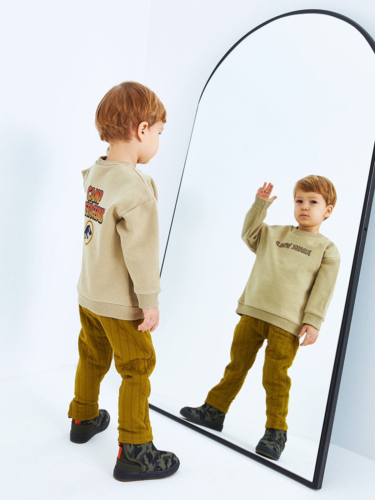 Bisiklet Yaka Uzun Kollu Jurassic World Baskılı Erkek Bebek Sweatshirt