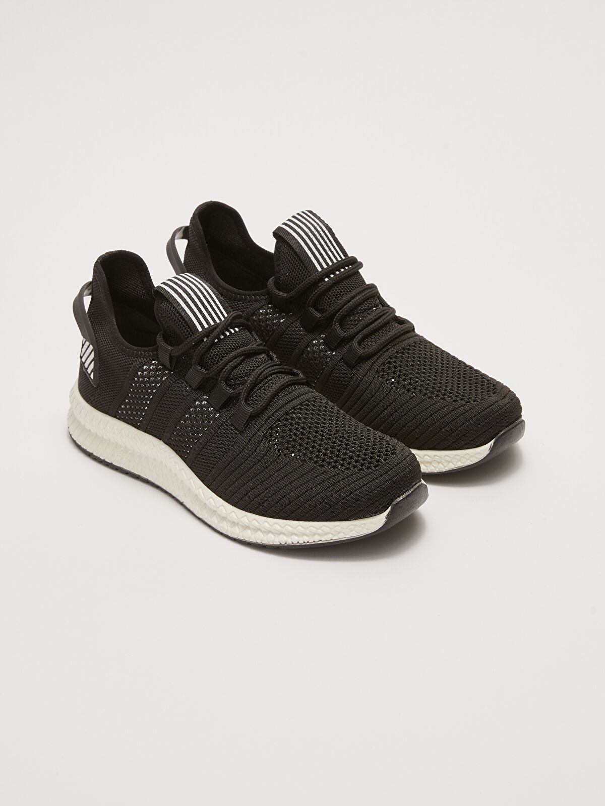 File Detaylı Bağcıklı Kalın Taban Erkek Aktif Spor Ayakkabı File Detaylı Bağcıklı Kalın Taban Erkek Aktif Spor Ayakkabı