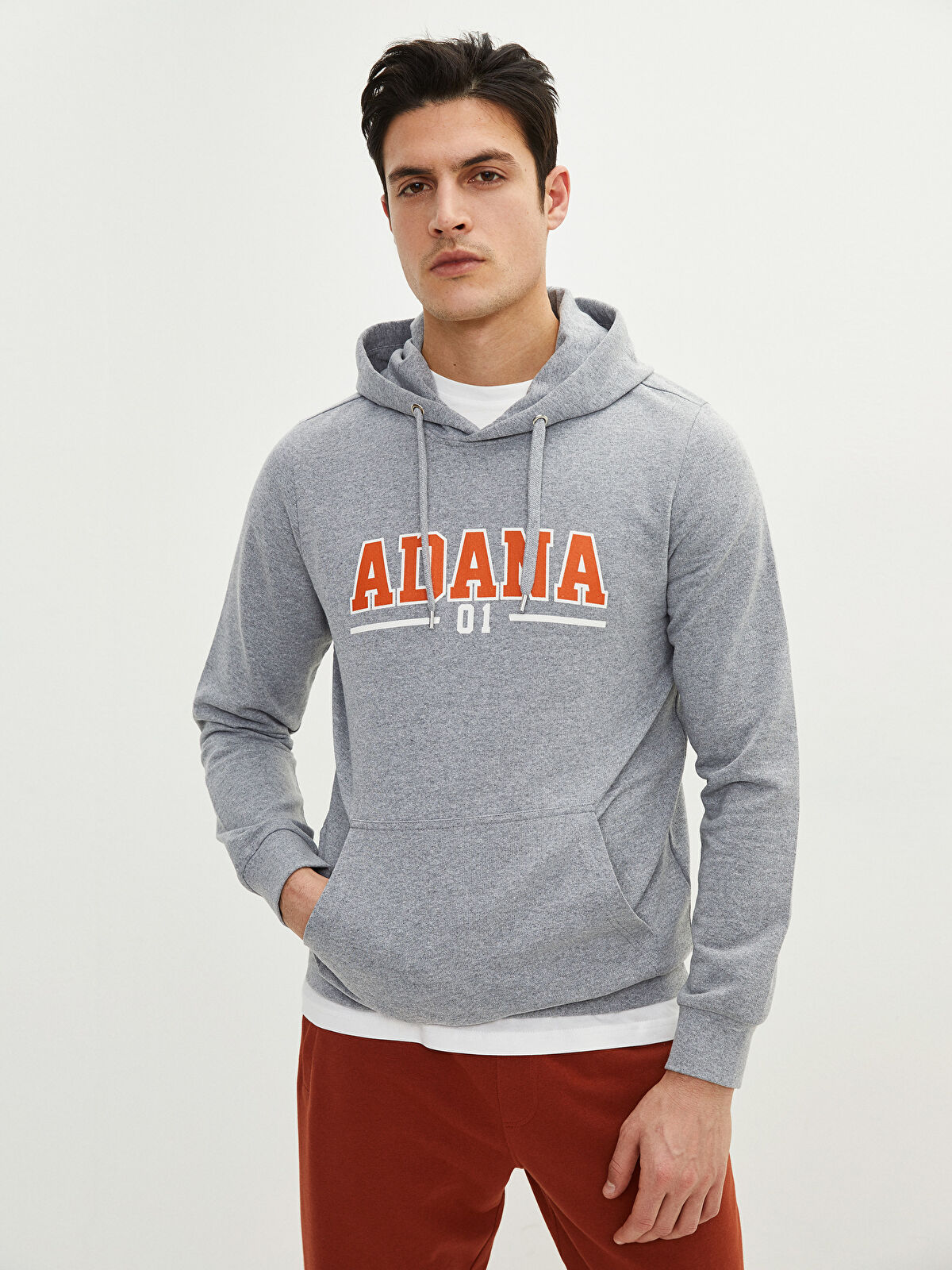 LCW CLASSIC Kapüşonlu Uzun Kollu Adana Baskılı Erkek Sweatshirt