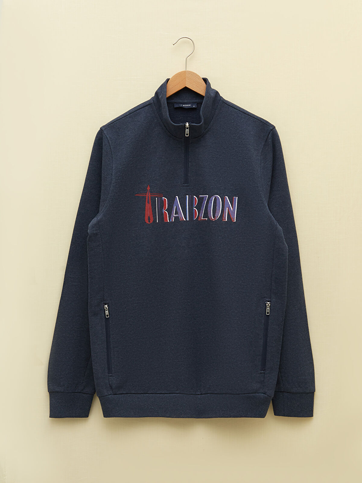 LCW CLASSIC Dik Yaka Uzun Kollu Trabzon Baskılı Erkek Sweatshirt LCW CLASSIC Dik Yaka Uzun Kollu Trabzon Baskılı Erkek Sweatshirt