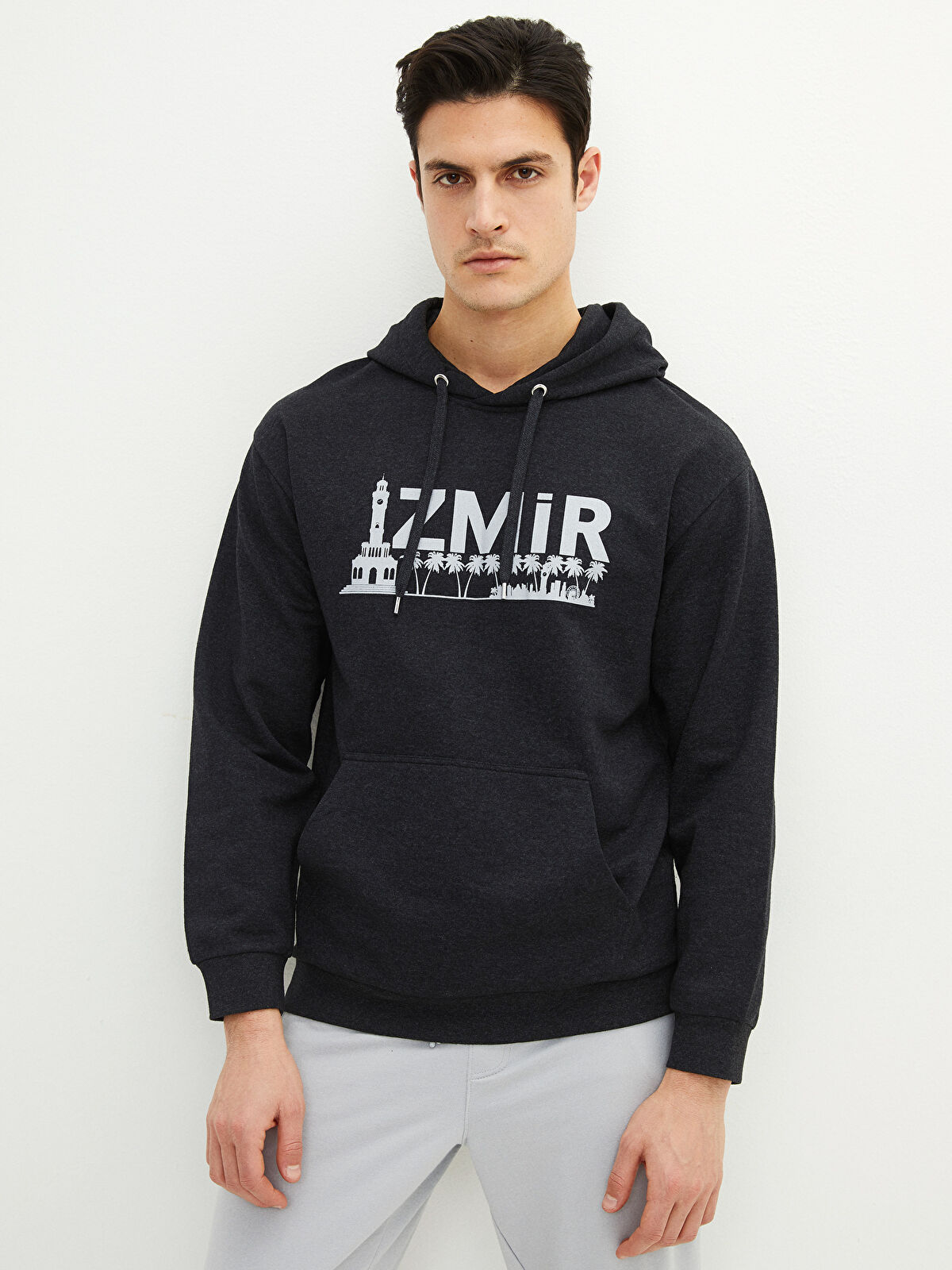 LCW CLASSIC Oversize Kapüşonlu Uzun Kollu İzmir Baskılı Erkek Sweatshirt LCW CLASSIC Oversize Kapüşonlu Uzun Kollu İzmir Baskılı Erkek Sweatshirt