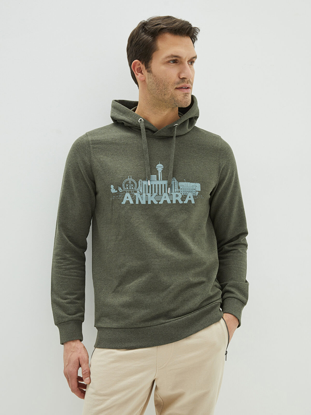 LCW CLASSIC Kapüşonlu Uzun Kollu Ankara Baskılı Erkek Sweatshirt