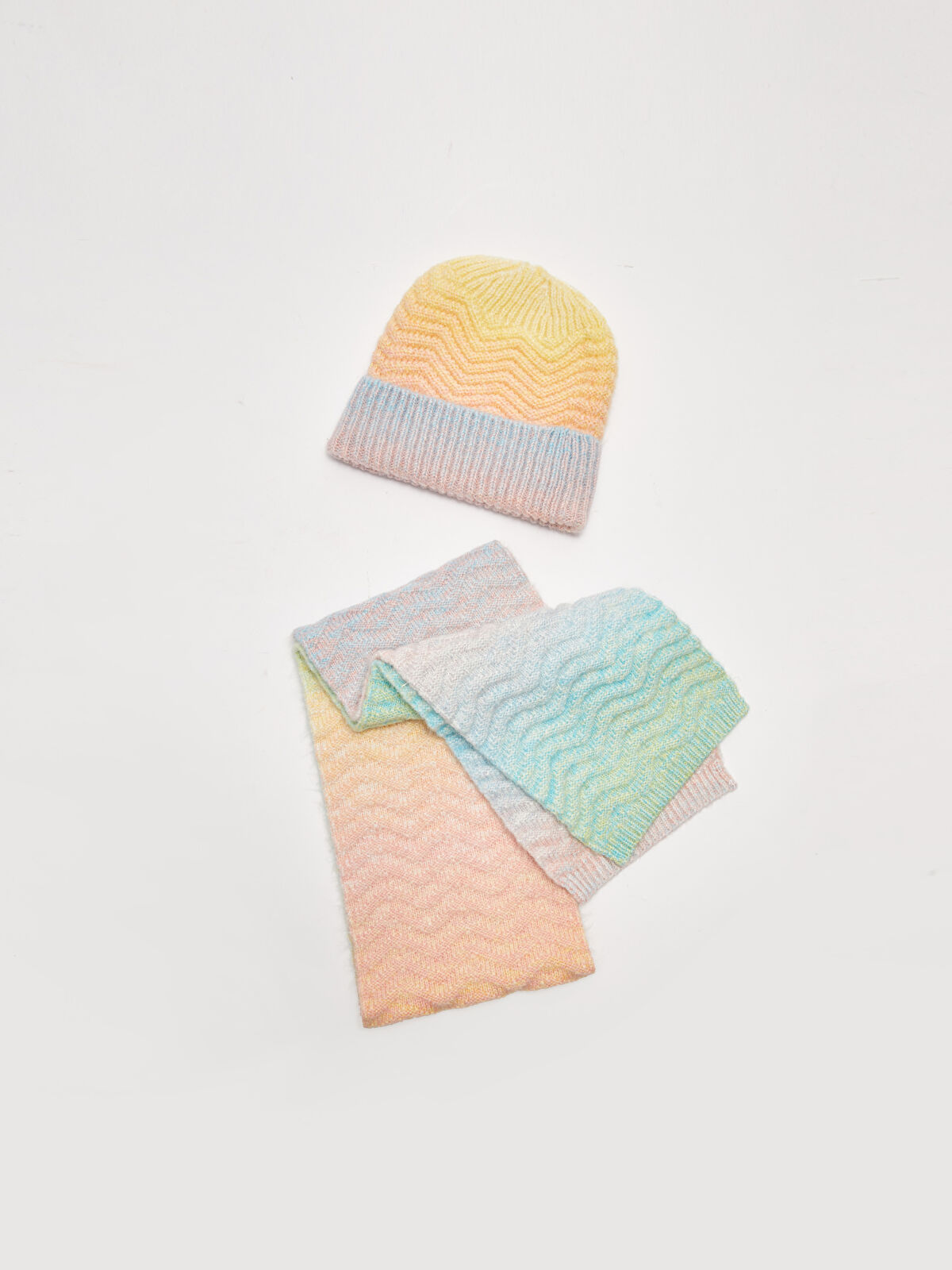 Renk Bloklu Kendinden Desenli Kız Çocuk Triko Bere Ve Atkı 2'li Renk Bloklu Kendinden Desenli Kız Çocuk Triko Bere Ve Atkı 2'li