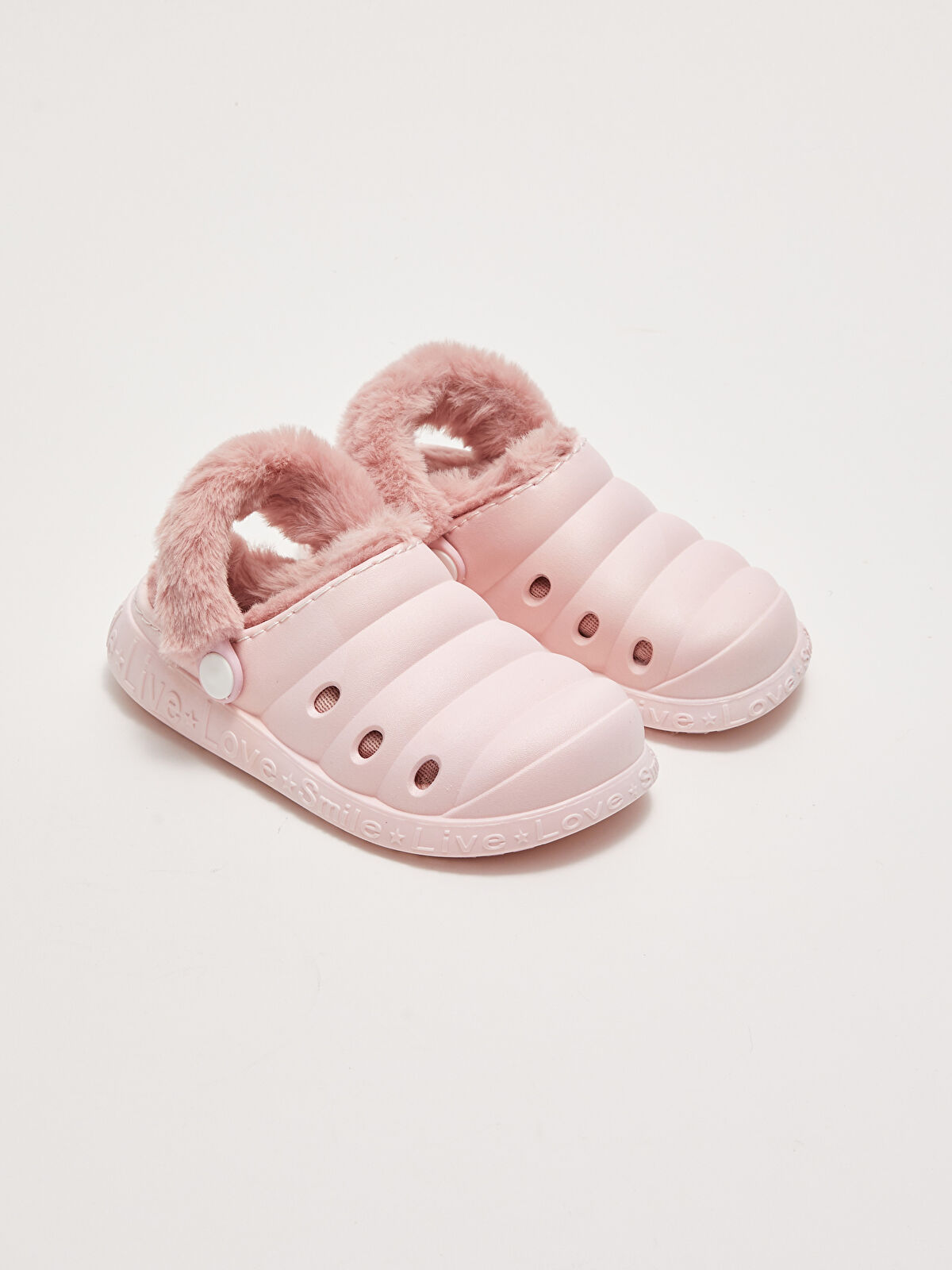 Delikli Kız Çocuk Ev Ayakkabısı