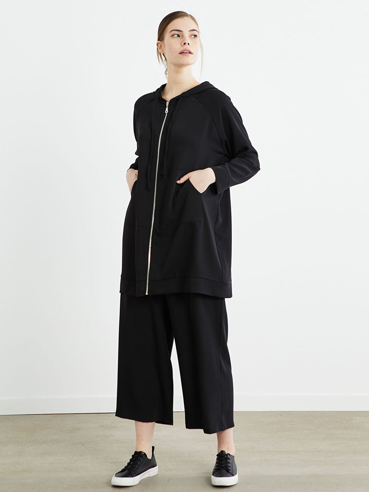 Terzi Dükkanı Kapüşonlu Düz Uzun Kollu Krep Kumaş Kadın Kap ve Pantolon Takım