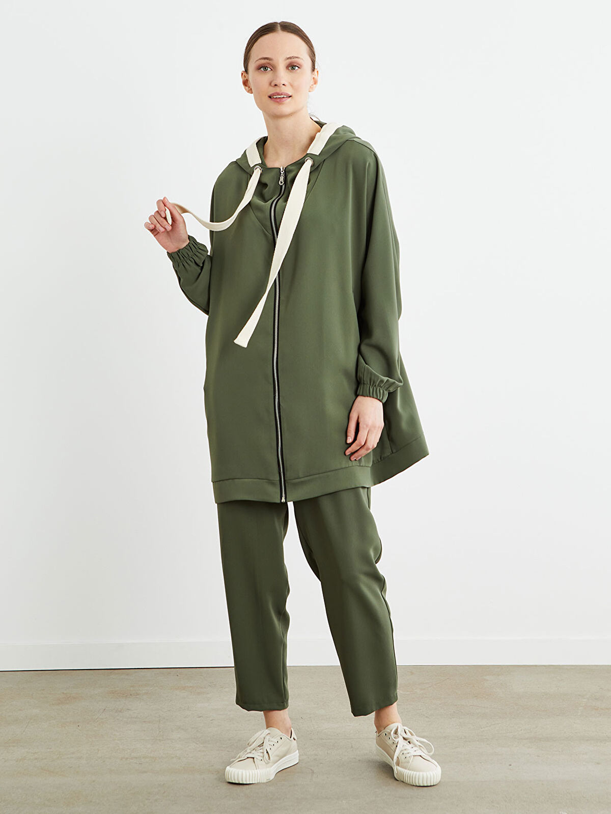 Terzi Dükkanı Kapüşonlu Düz Uzun Kollu Krep Kumaş Kadın Hırka ve Pantolon Takım