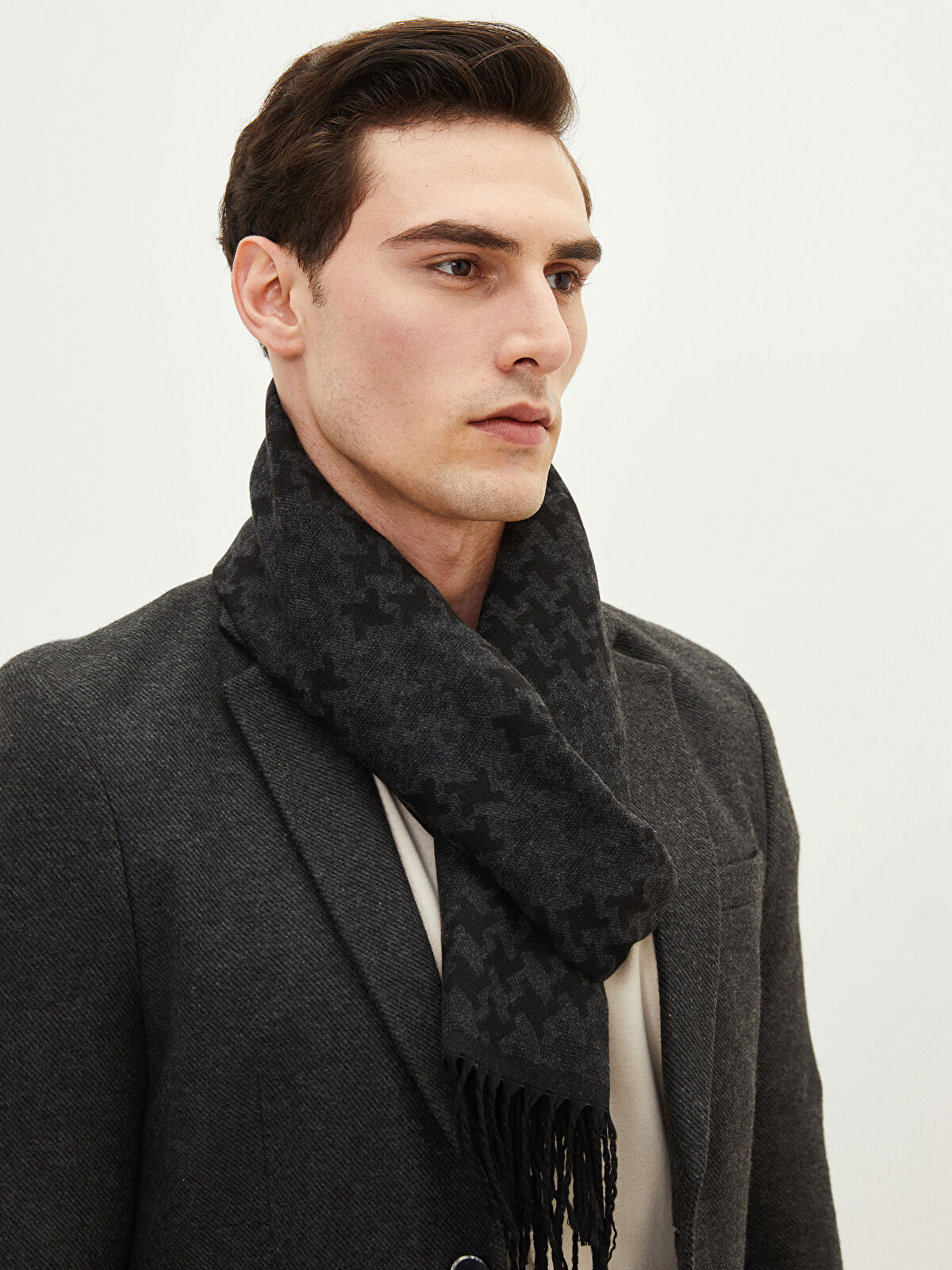 Desenli Püsküllü Erkek Atkı