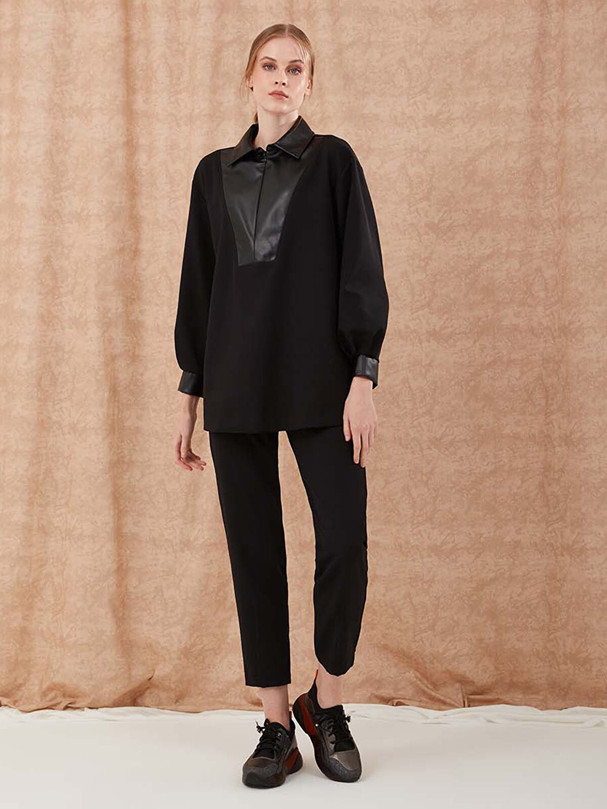 Mizalle Gömlek Yaka Deri Detaylı Uzun Kollu Kadın Tunik