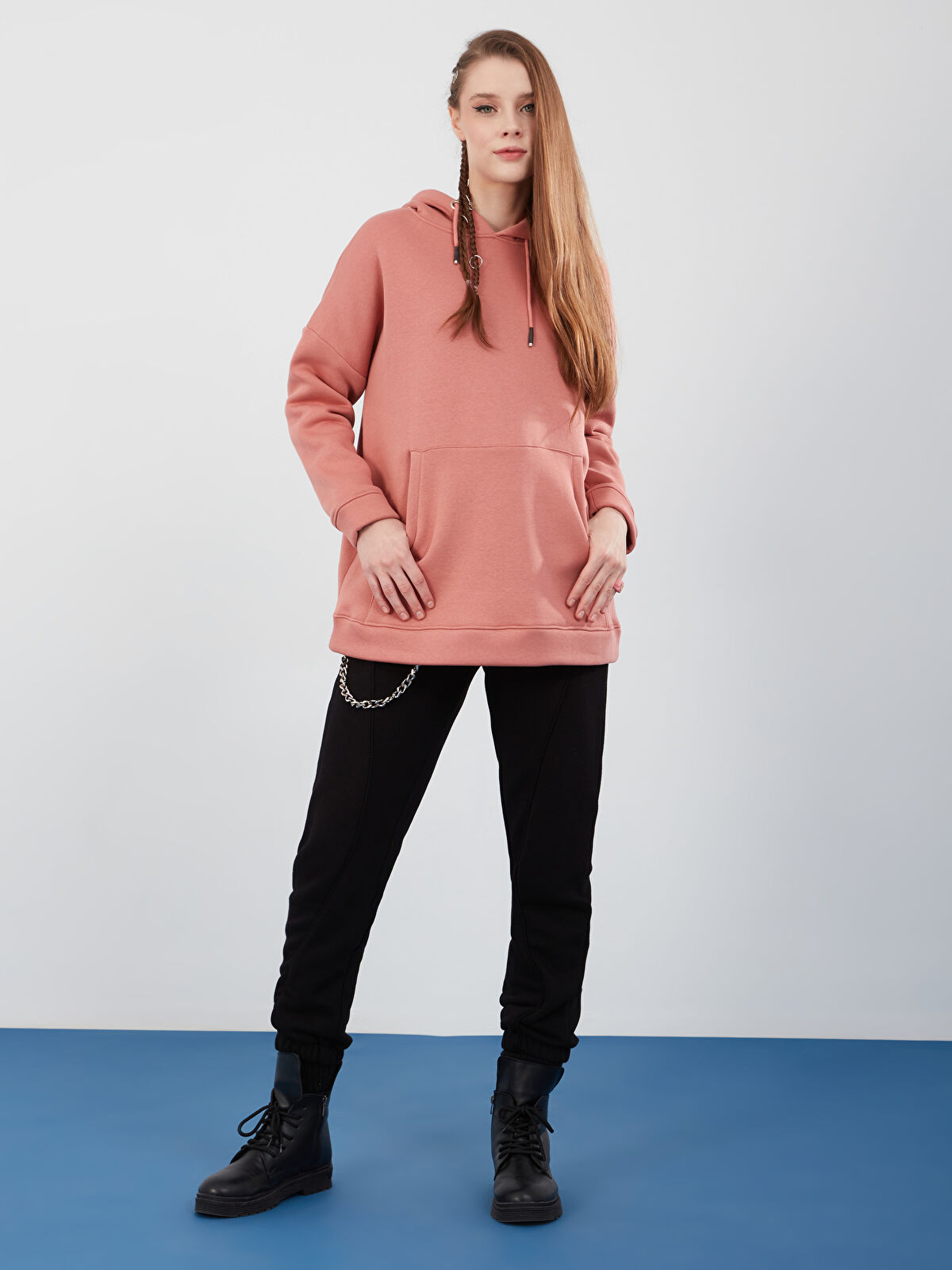 Mizalle Kapüşonlu Düz Uzun Kollu Kadın Sweatshirt