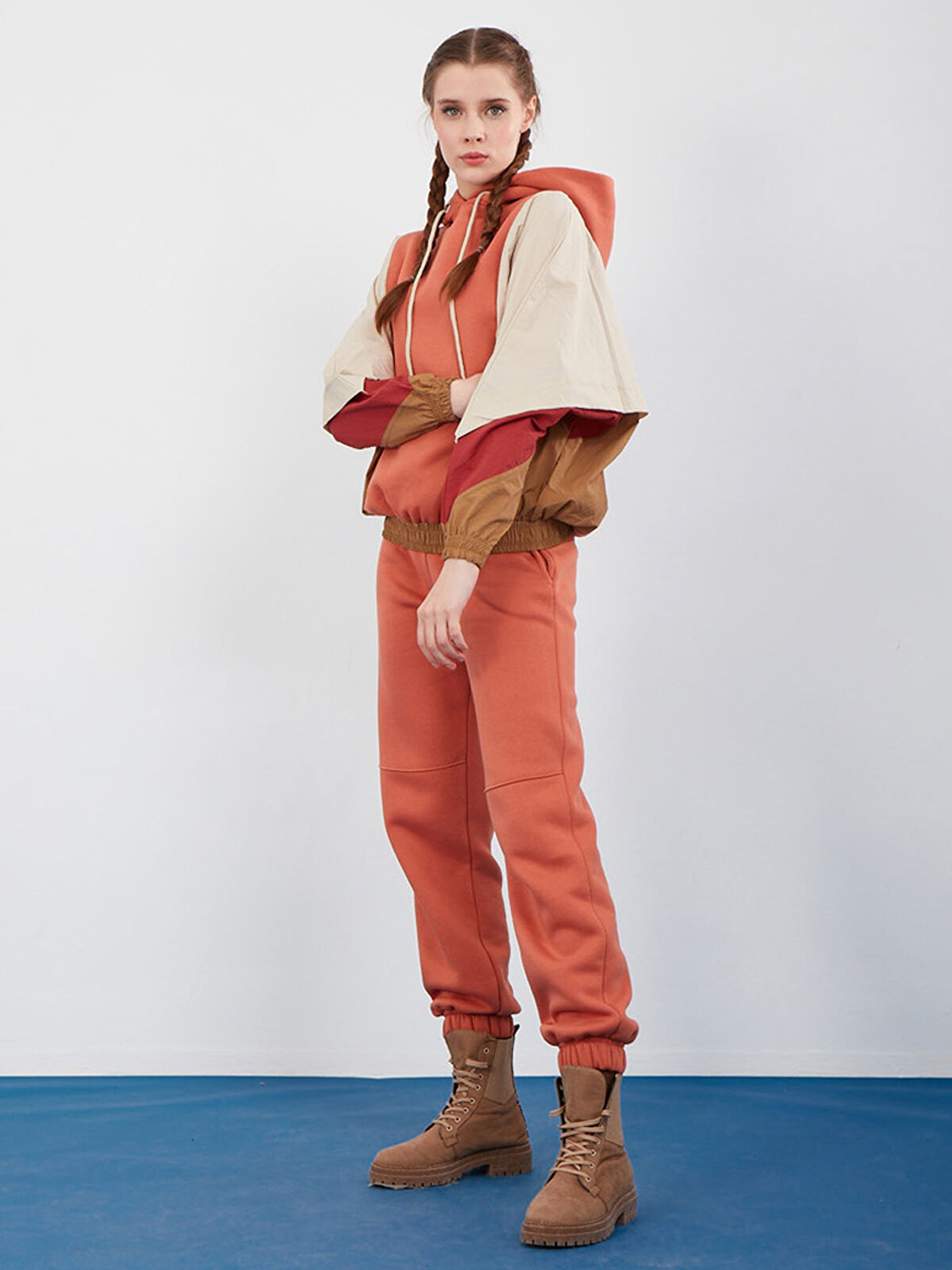 Mizalle Kapüşonlu Renk Bloklu Uzun Kollu Kadın Sweatshirt