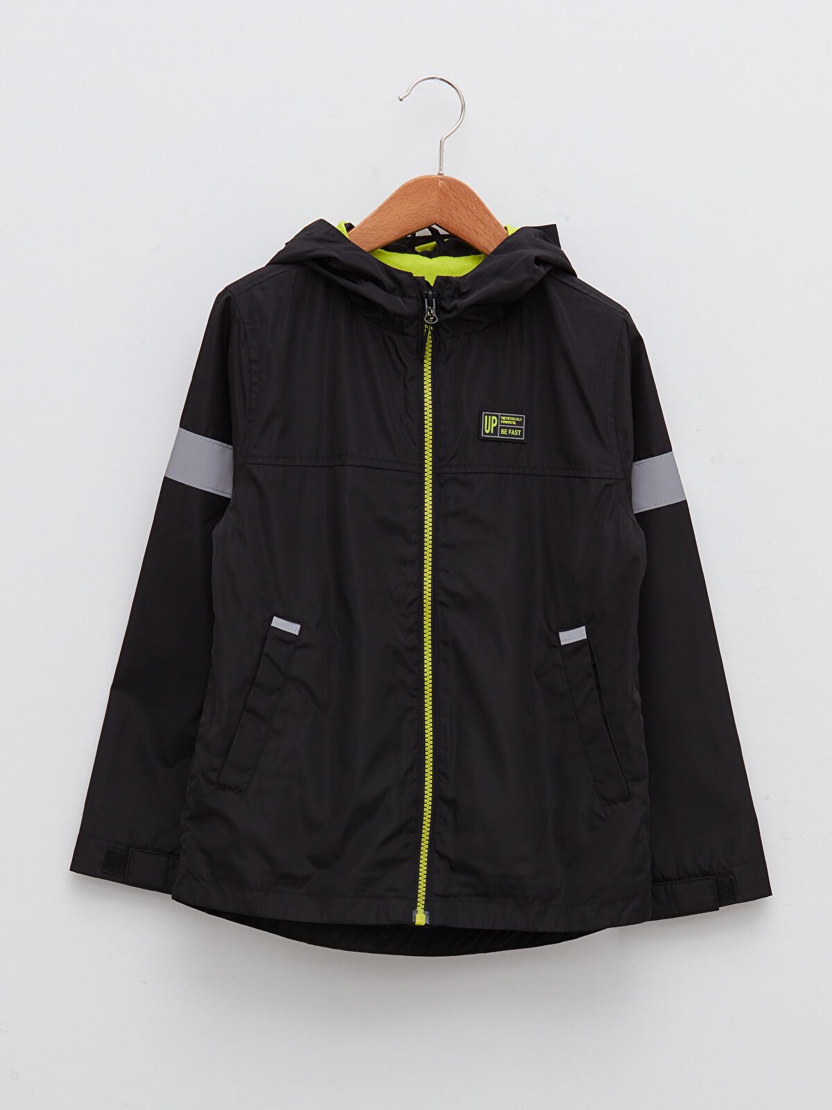 Kapüşonlu Uzun Kollu Erkek Çocuk İnce Mont Kapüşonlu Uzun Kollu Erkek Çocuk İnce Mont