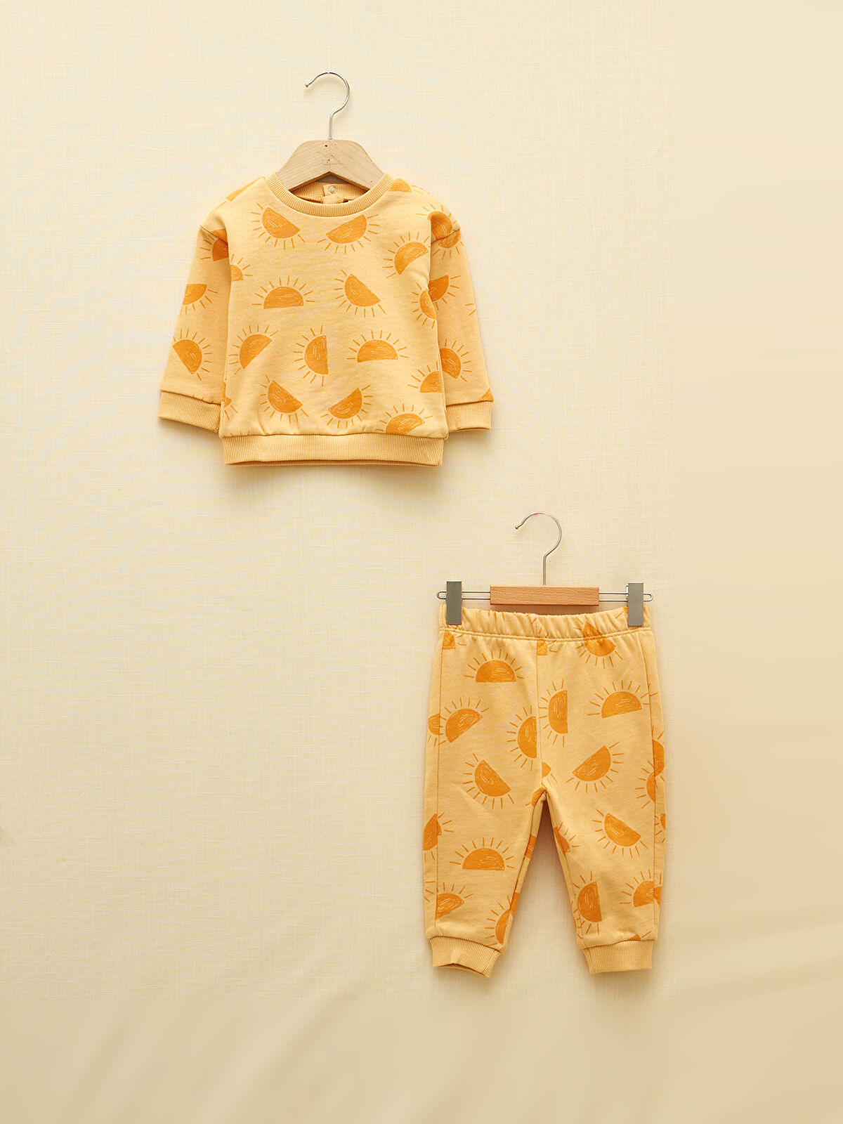 LCW GREEN Bisiklet Yaka Uzun Kollu Baskılı Organik Pamuklu Kız Bebek Sweatshirt ve Pantolon 2'li