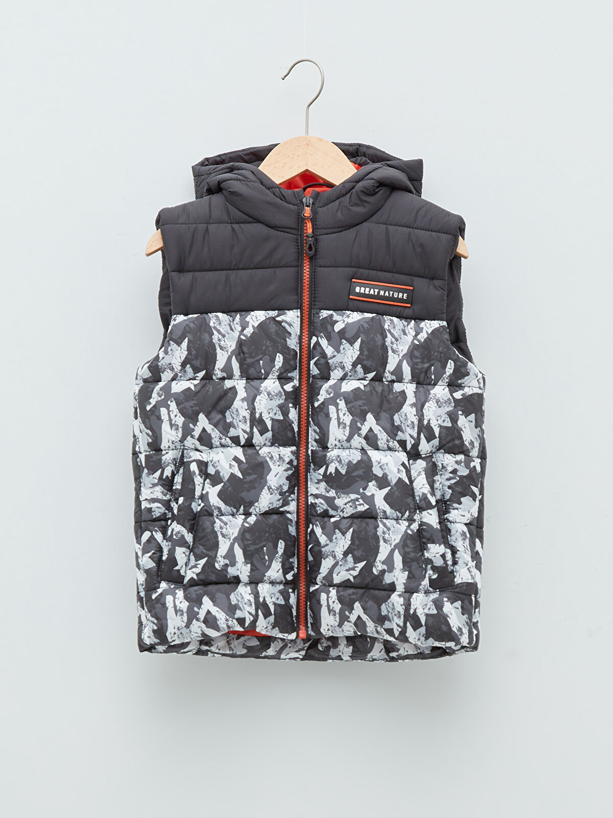 Kapüşonlu Baskılı Kolsuz Erkek Çocuk Yelek