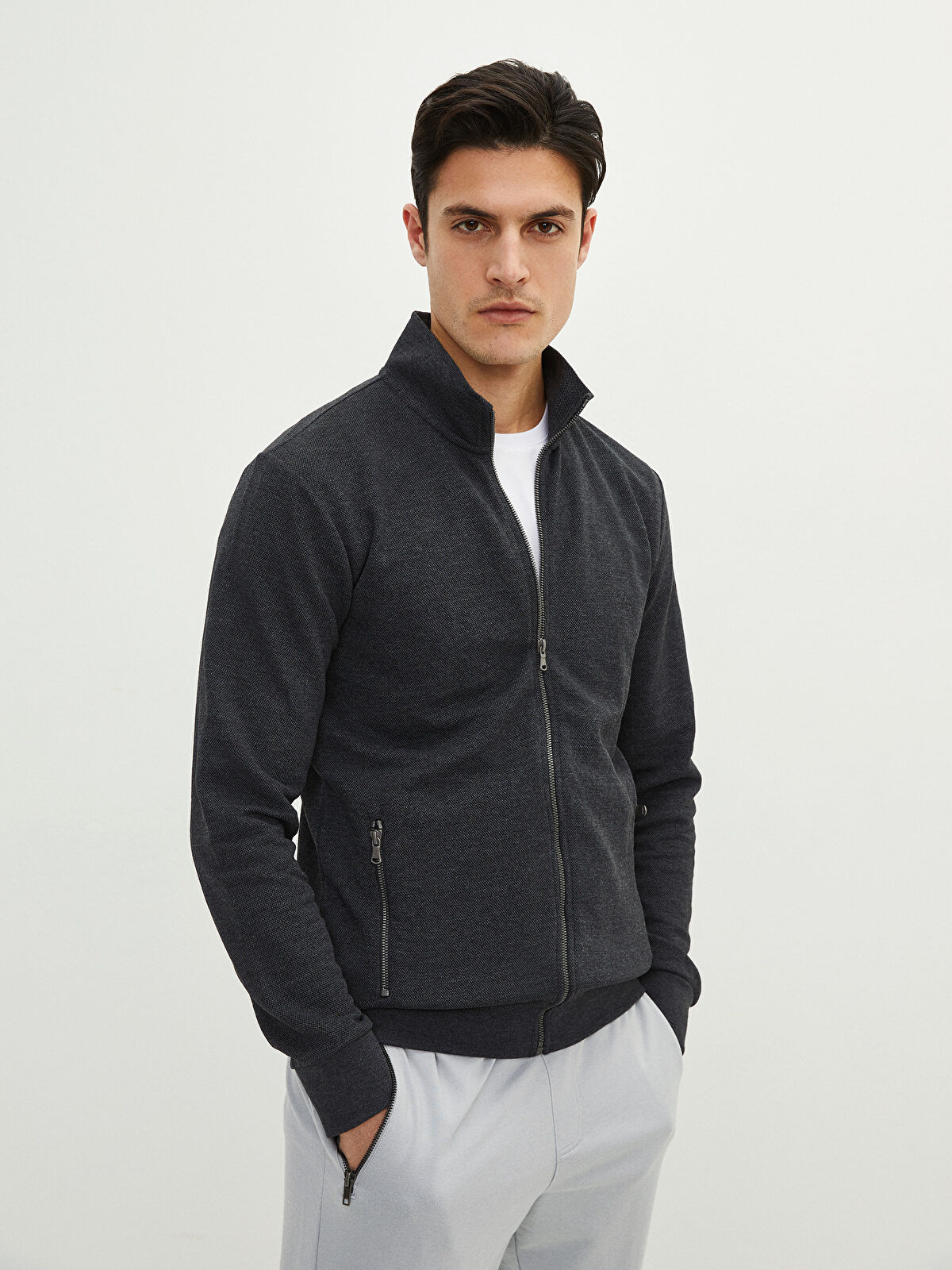 LCW BASIC Rahat Kalıp Dik Yaka Uzun Kollu Erkek Sweatshirt