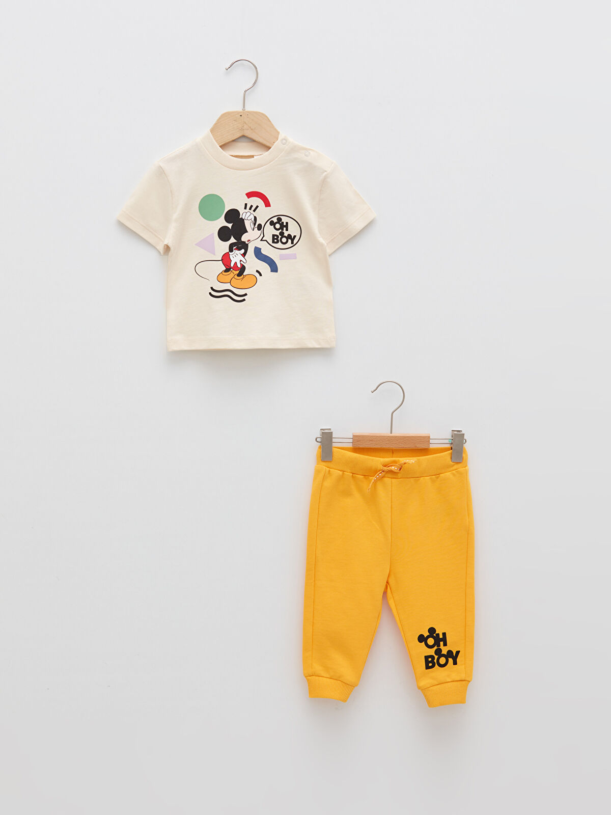 Bisiklet Yaka Kısa Kollu Mickey Mouse Baskılı Pamuklu Erkek Bebek Tişört ve Şort 2'li Takım