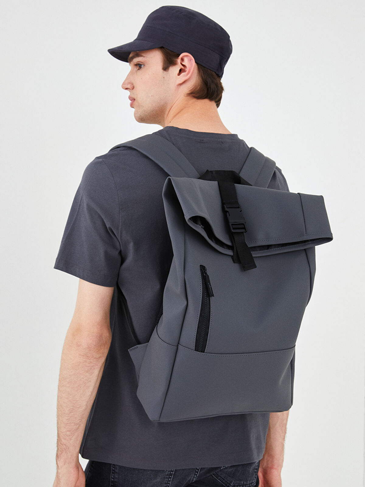 Deri Görünümlü Erkek Sırt Çantası Deri Görünümlü Erkek Sırt Çantası