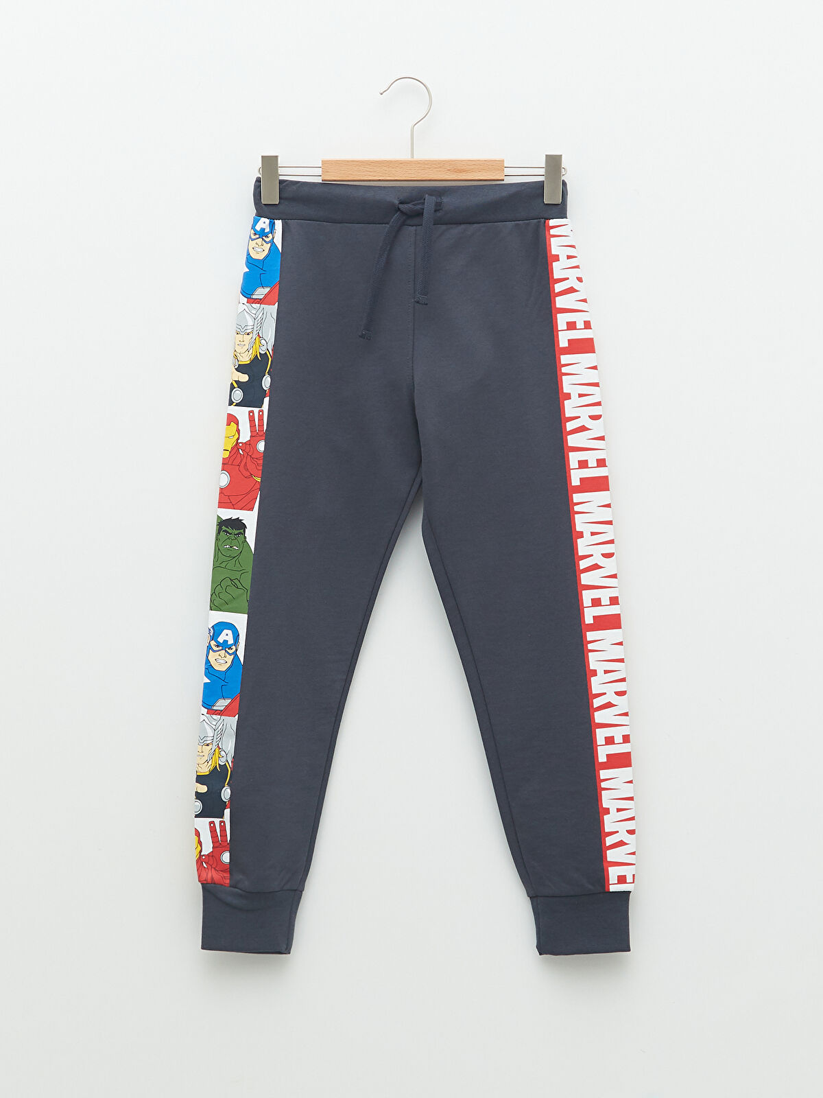 Beli Lastikli Avengers Baskılı Erkek Çocuk Jogger Eşofman Altı Beli Lastikli Avengers Baskılı Erkek Çocuk Jogger Eşofman Altı